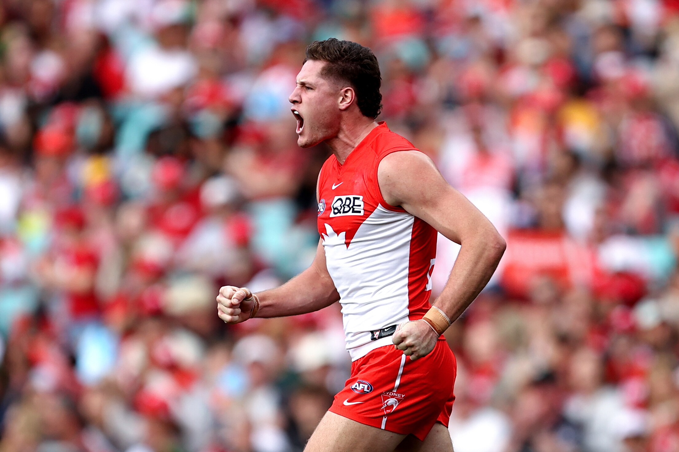 Swans sneak into the eight with slick win over the Suns
