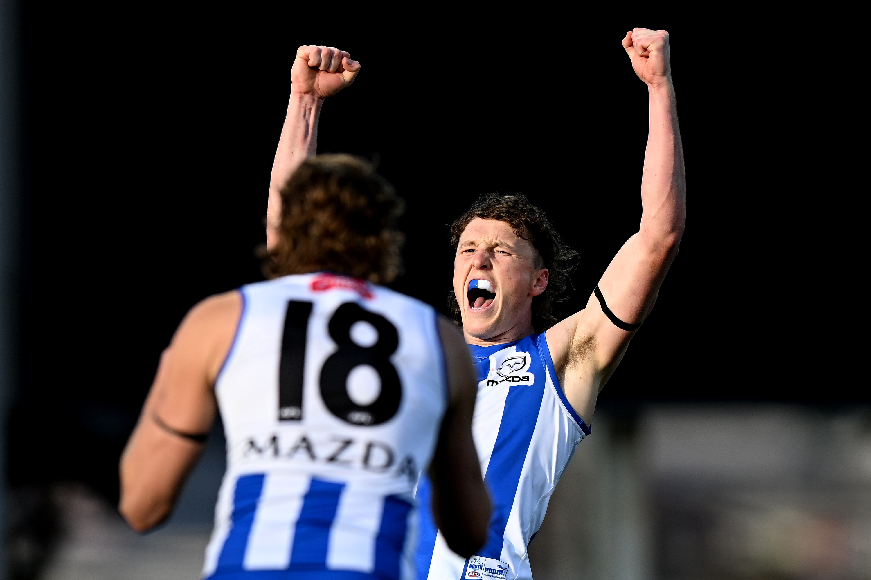 Larkey masterclass lifts Roos to gutsy win over Suns