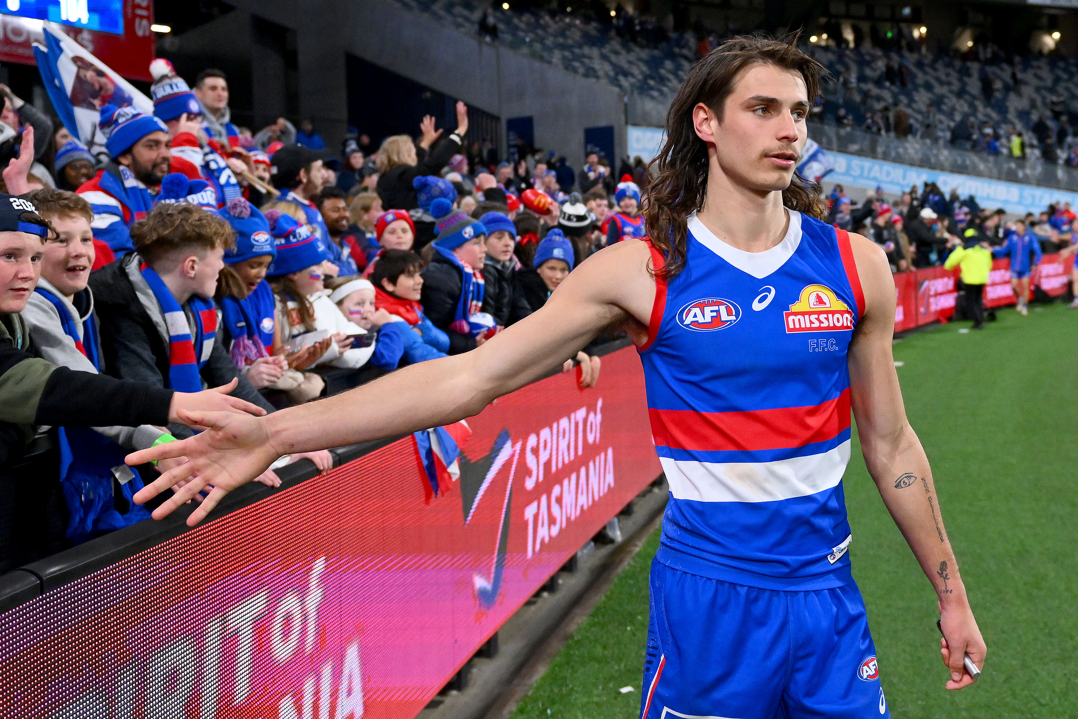 Bulldogs wingman signs new deal after mid-season lifeline