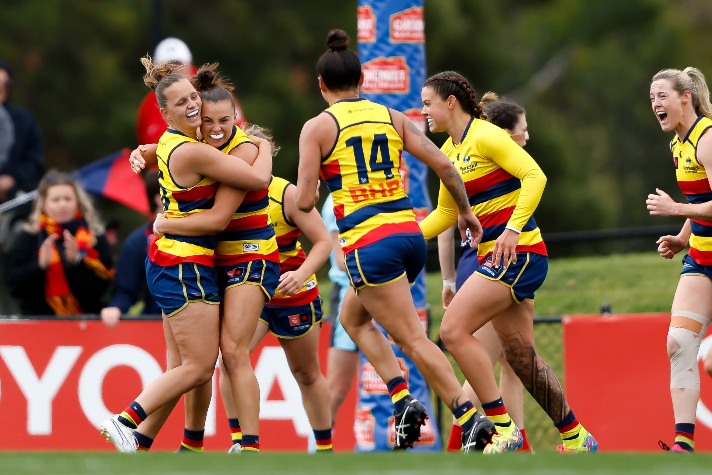 Undefeated Crows end Dees' winning streak in classic contest