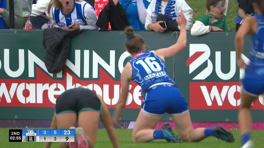 Randall electrifies crowd with extraordinary major