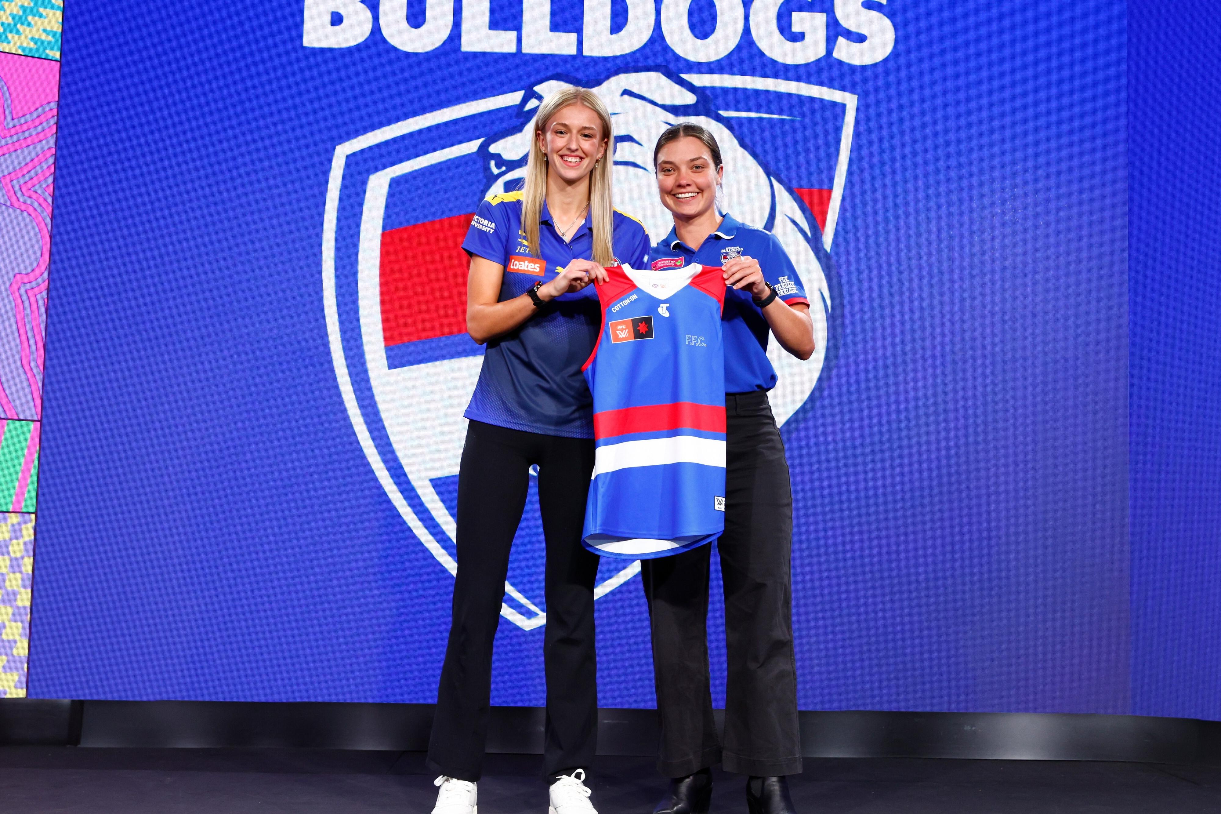 Bulldogs snare gun forward with No.1 pick, young mid heads west