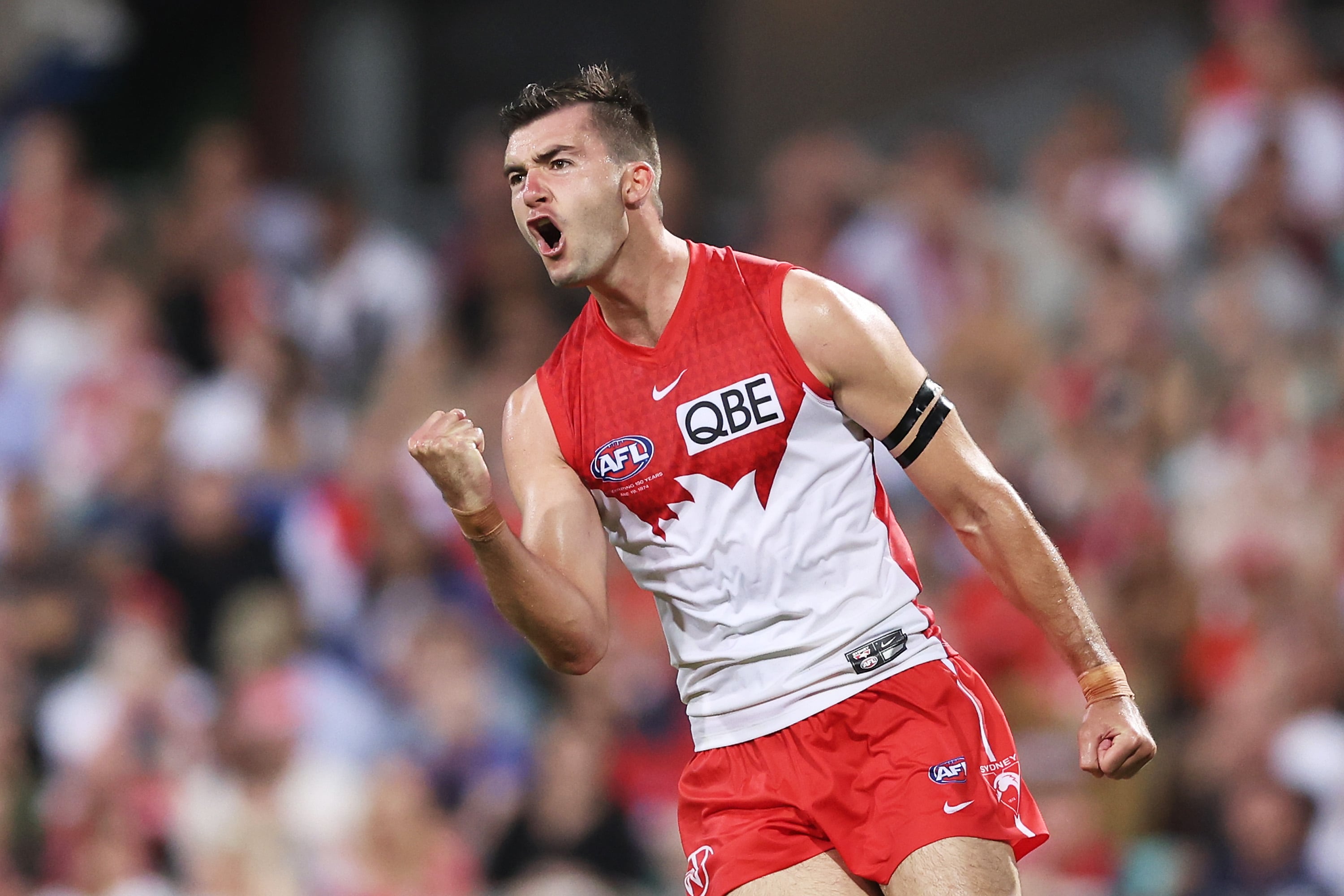 Another key Swan turns back on rival interest to re-sign