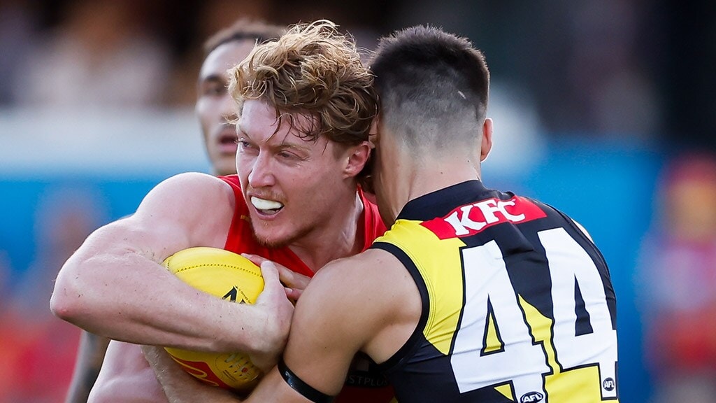 Rowell racks up 20 clearances in frightening outing