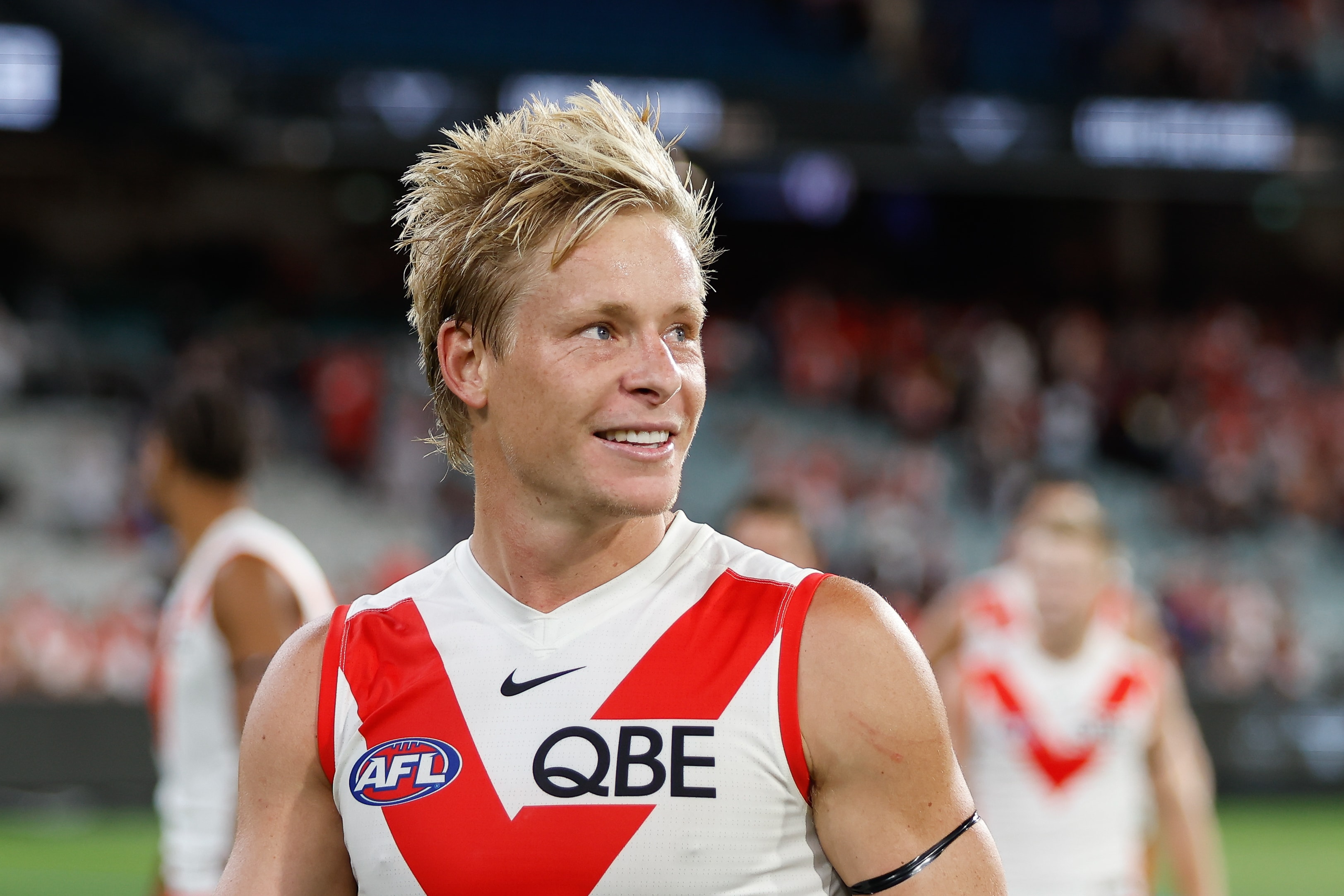 Coaches' votes, R1: Swan in lead, SIX perfect 10s
