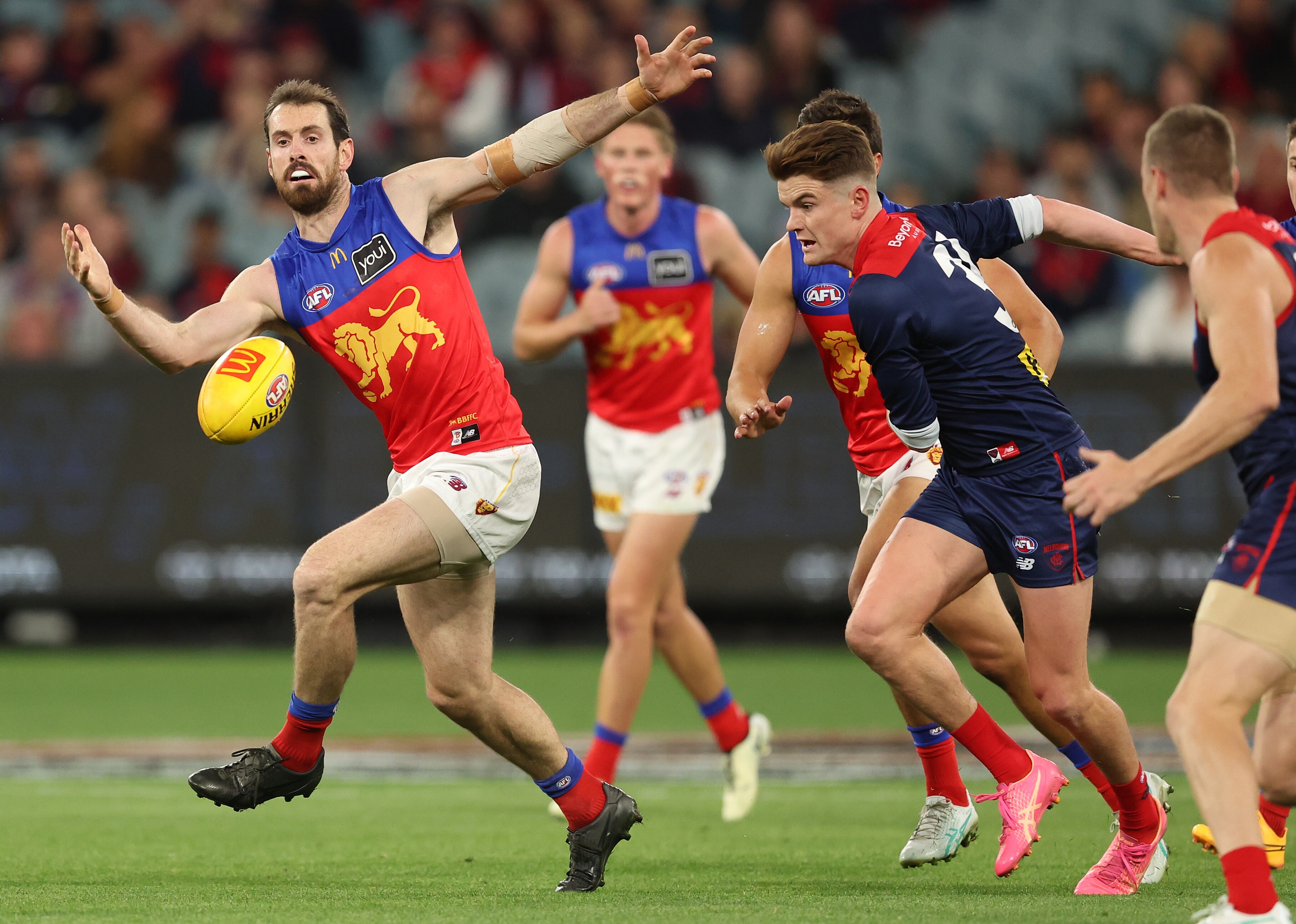 Final teams in for high-stakes Dees-Lions clash. Follow LIVE
