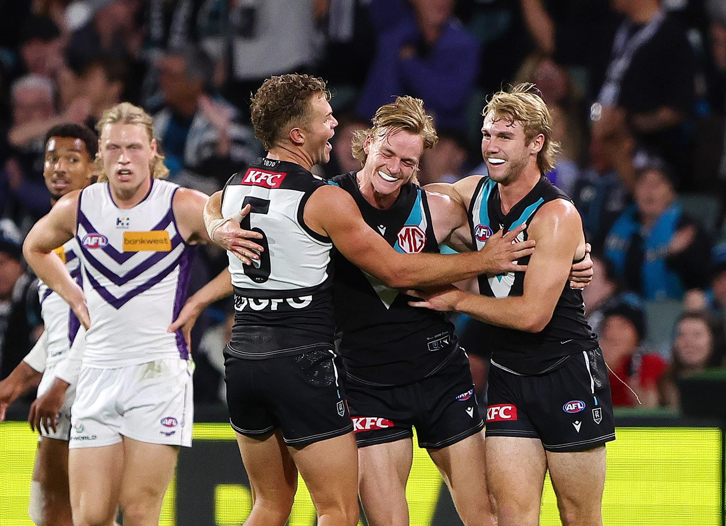 Port pours more last-minute pain on Dockers
