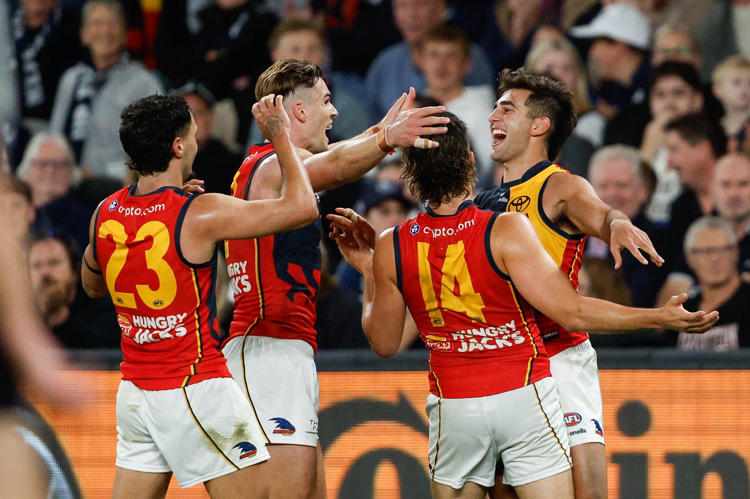 Berry the hero as Crows stun Blues in classic