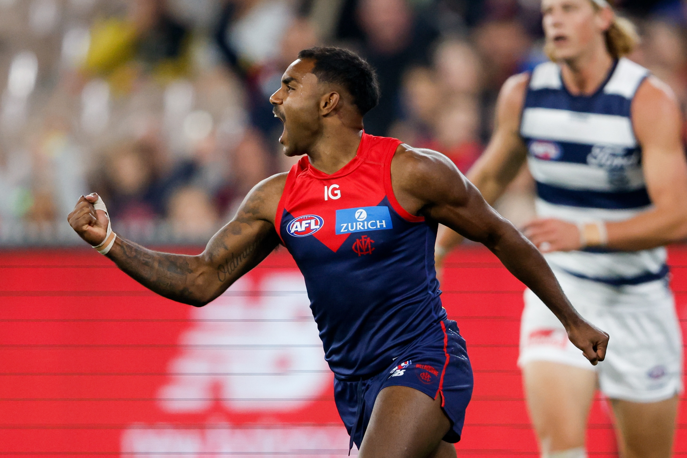 Demons hand Cats first loss in a thriller at the 'G