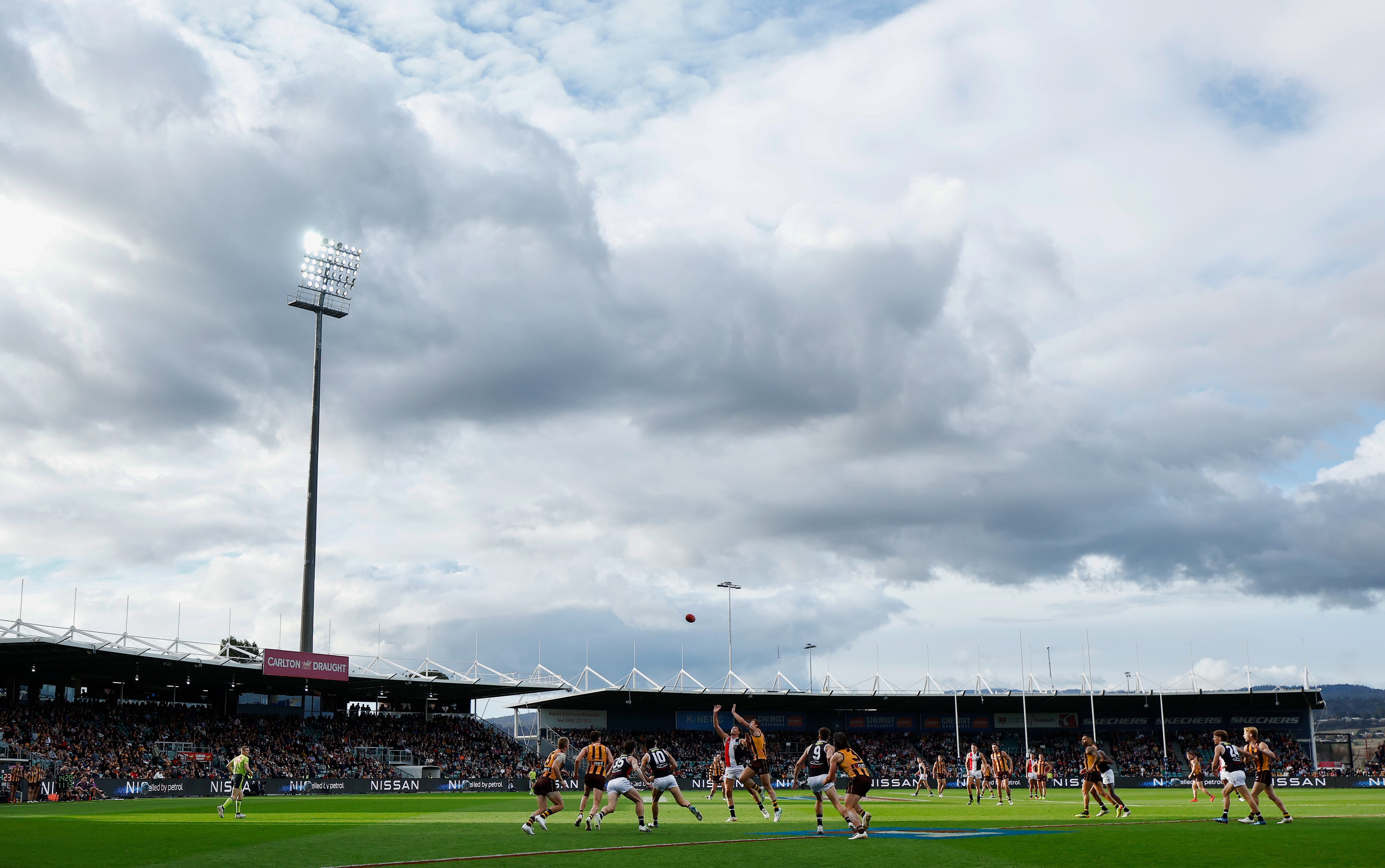 AFL forced to shuffle start time for Hawks-Roos clash