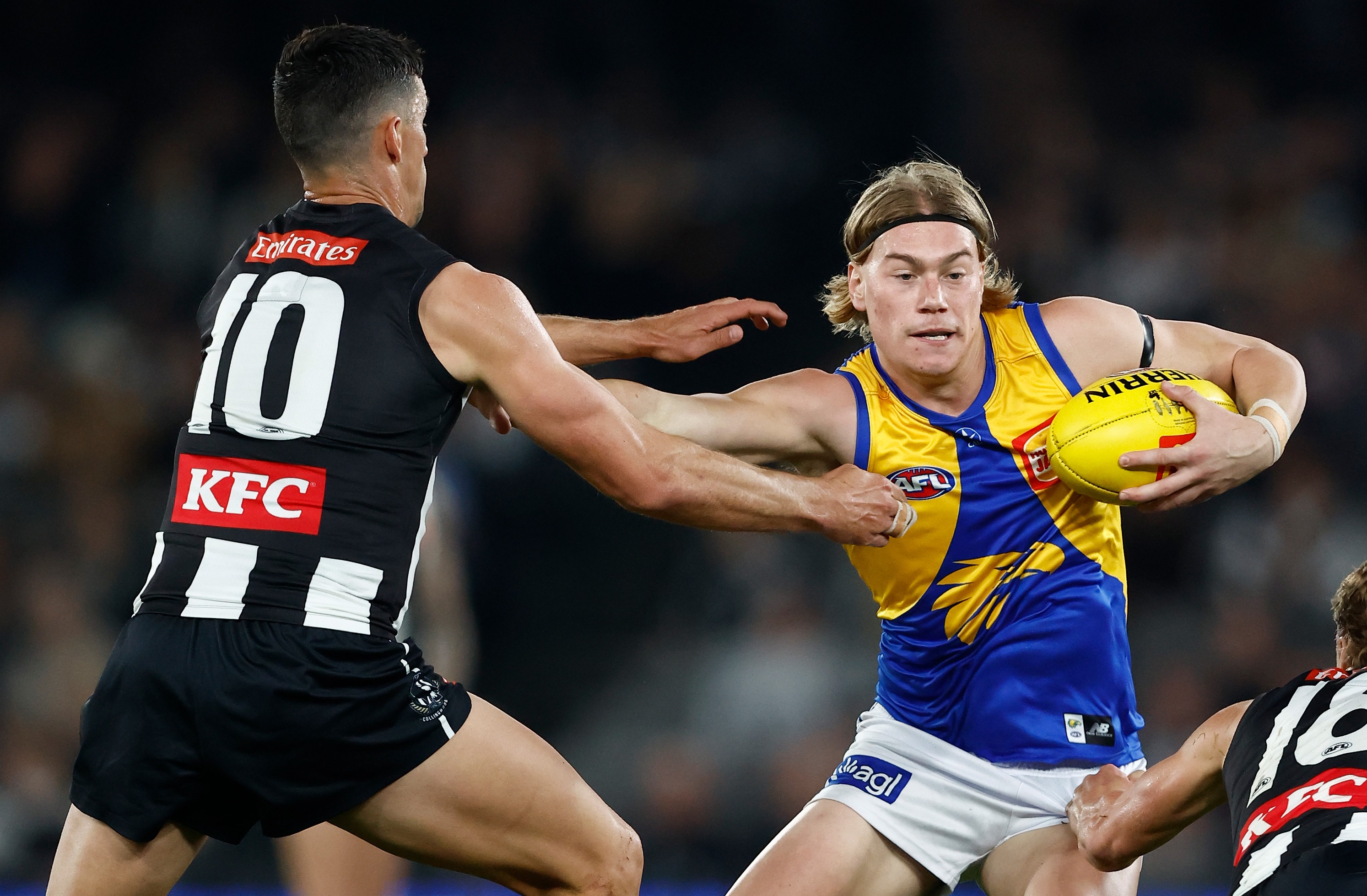 Don't argue: All-time record slipping away from fend-off king