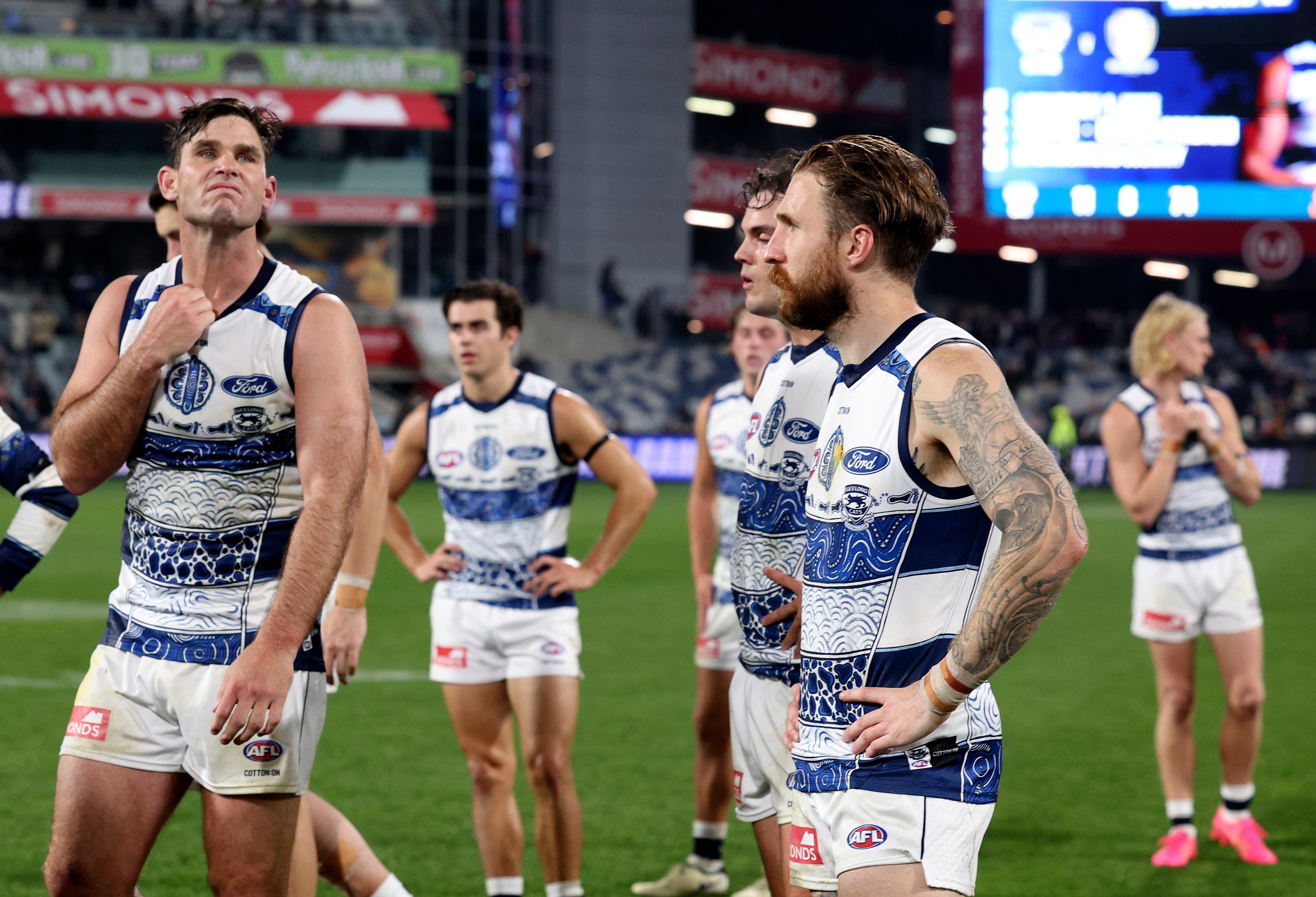 Cats won't 'overcorrect' amid slump, 'gutsy' Giants praised