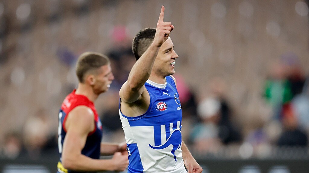 LDU bursts clear to close gap on Demons