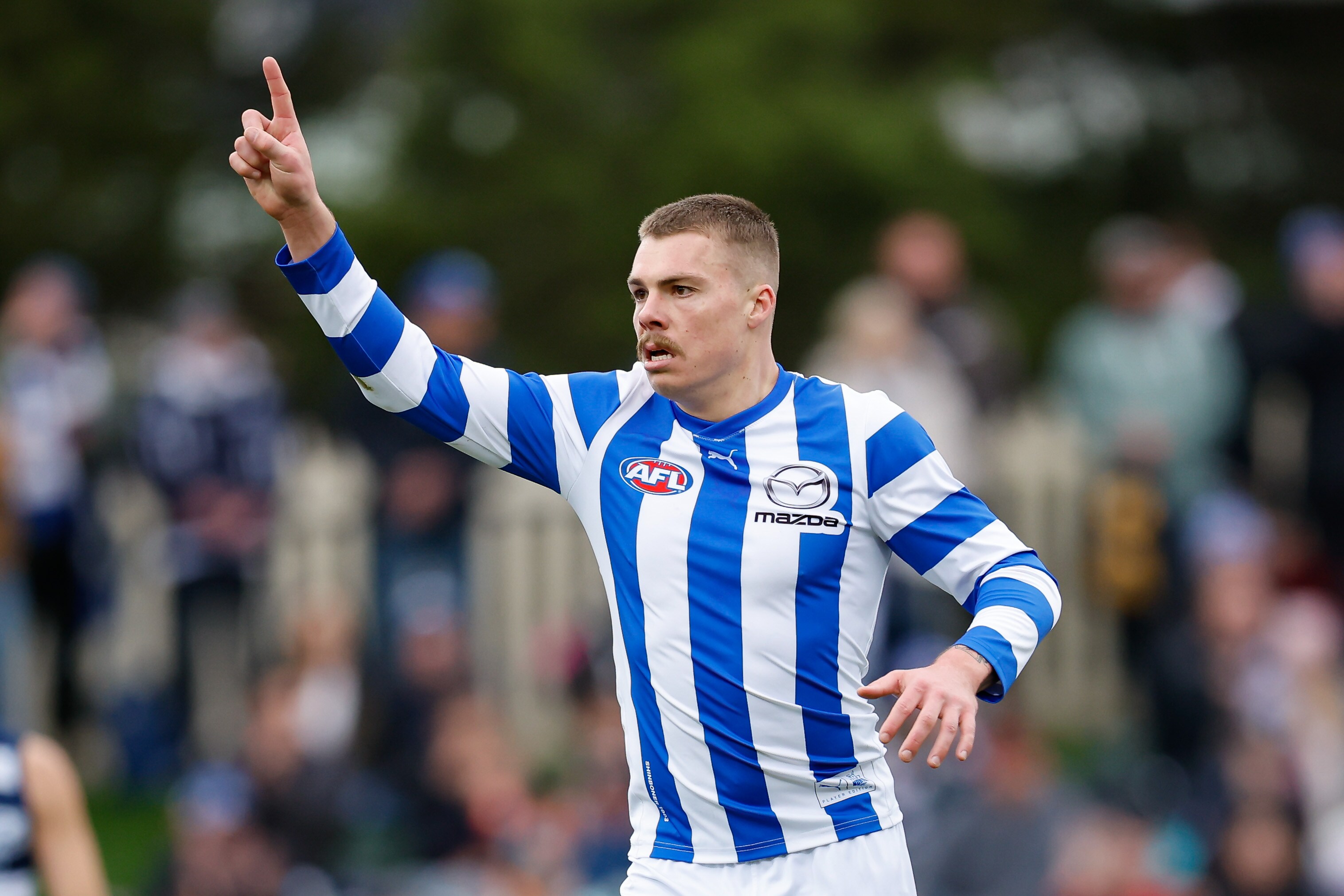 Boost for Roos as forward signs long-term extension