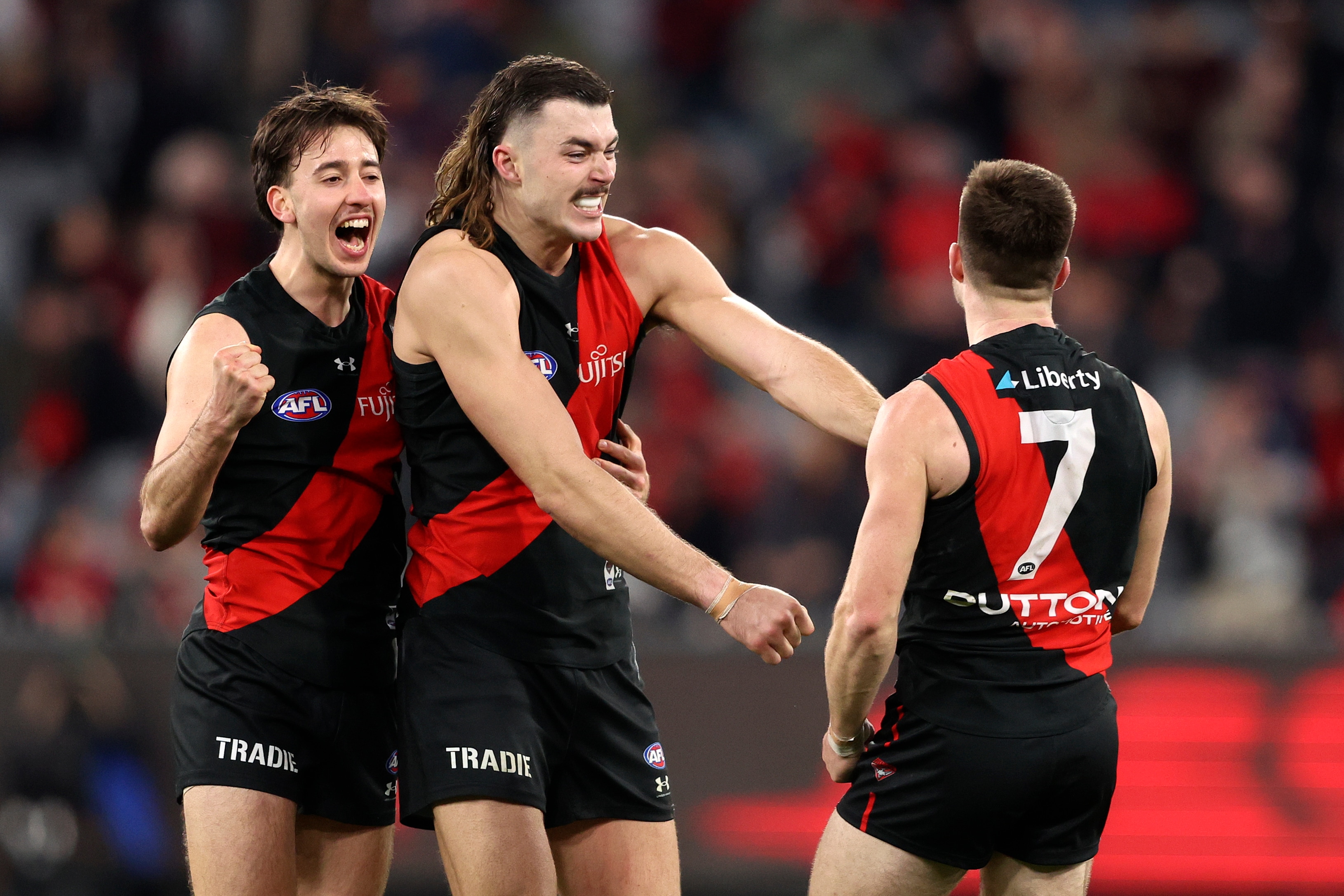 LISTEN: Dons and Giants stayin' alive, Swans fall apart