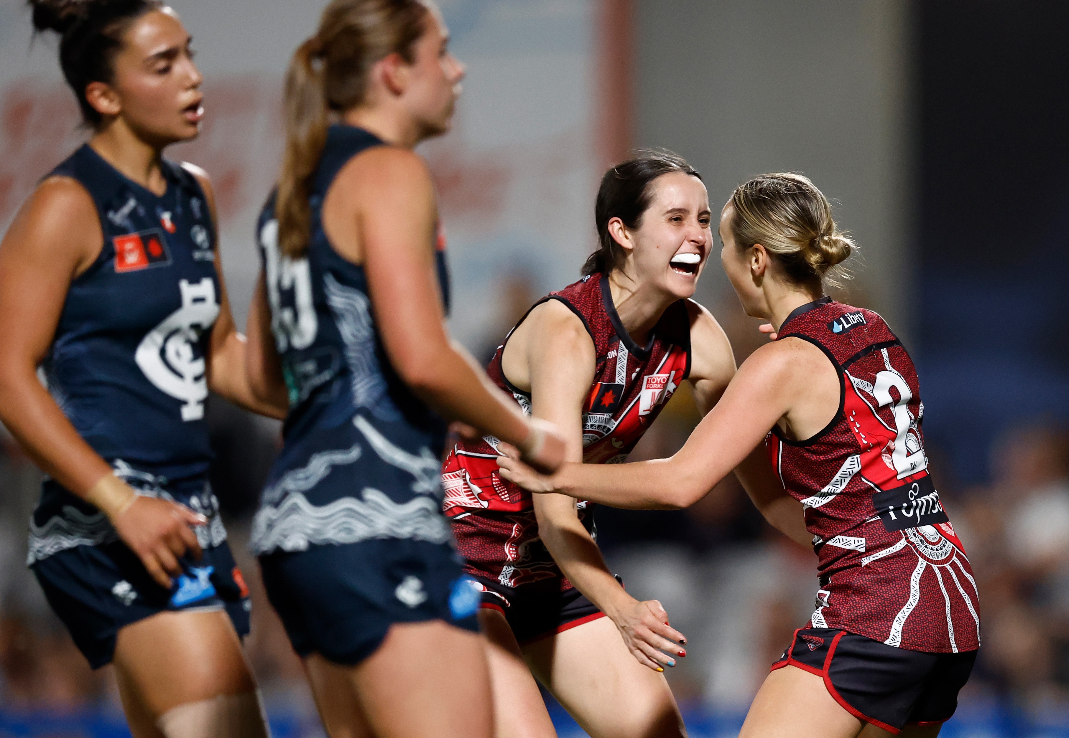 They're in! Bombers fly up into finals with big win over Blues