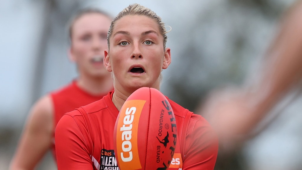 All eyes on Ash: Ball-magnet on 'high standards', family, No.1 hype