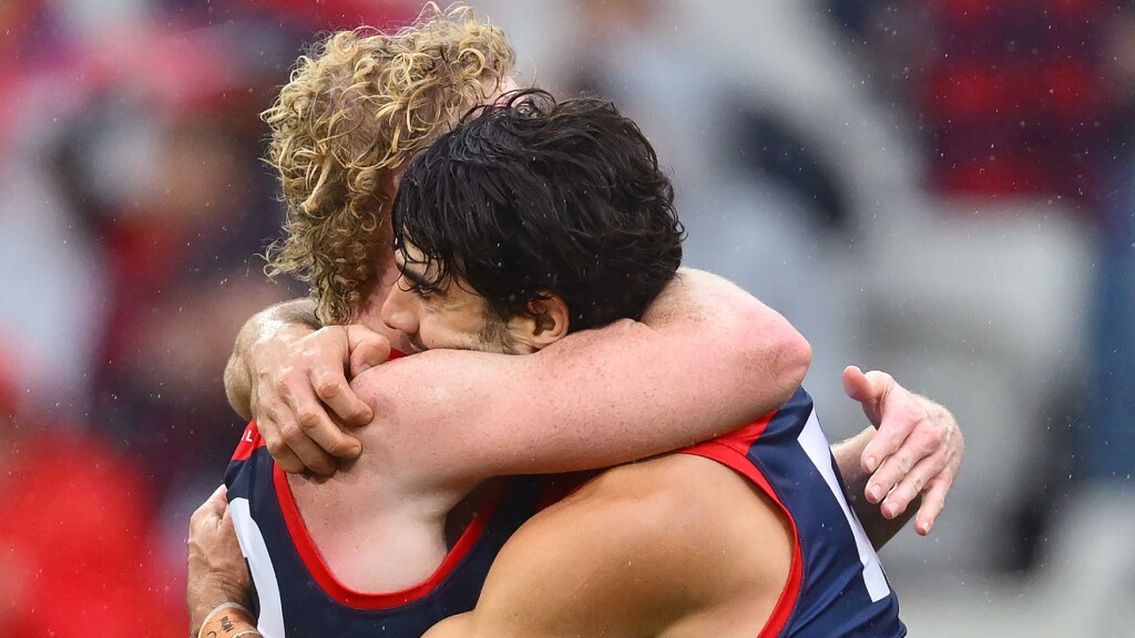 Welcome back, Trac: Superstar swarmed