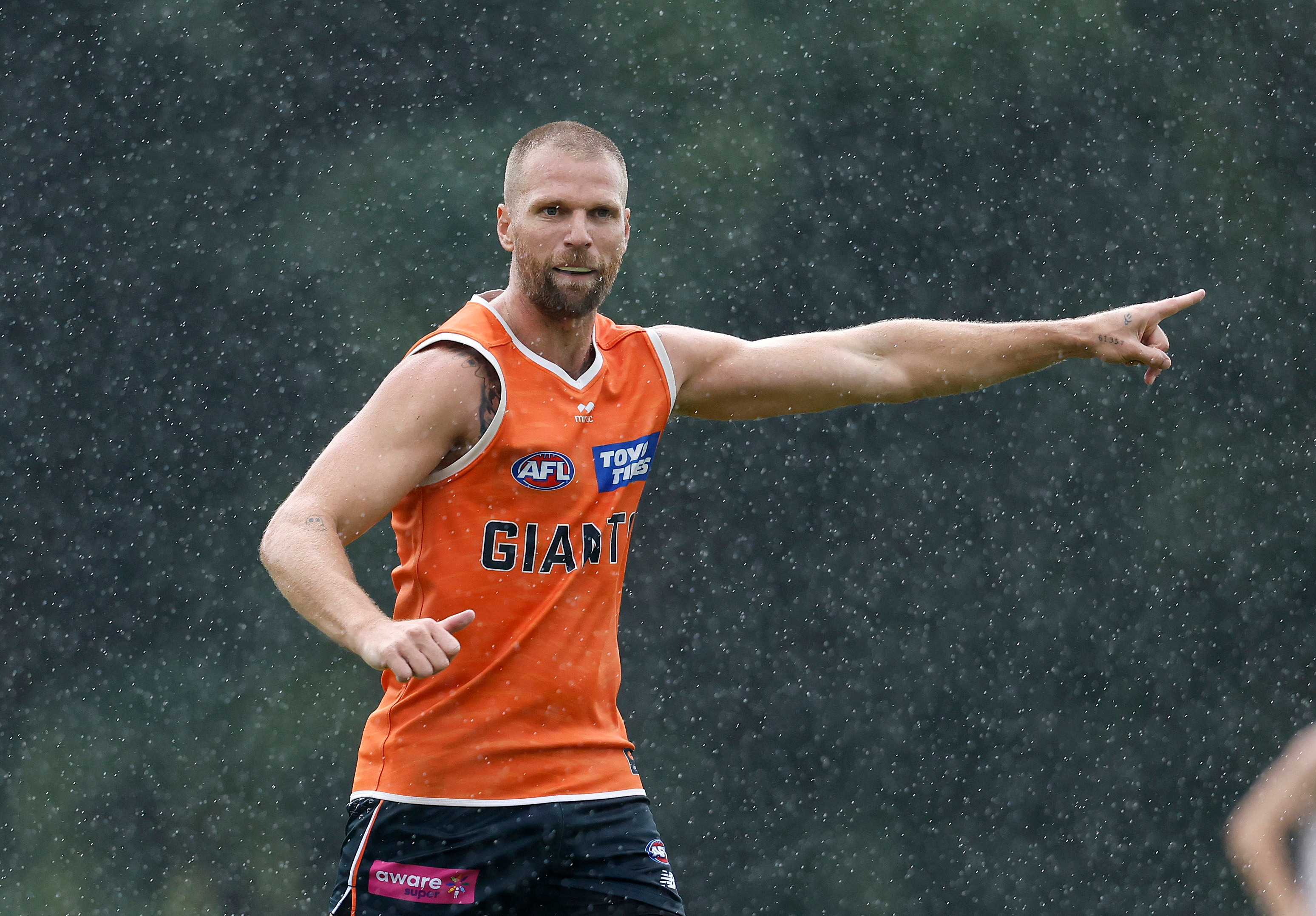 Stringer to make Giants debut, key pair set to return for Hawks clash