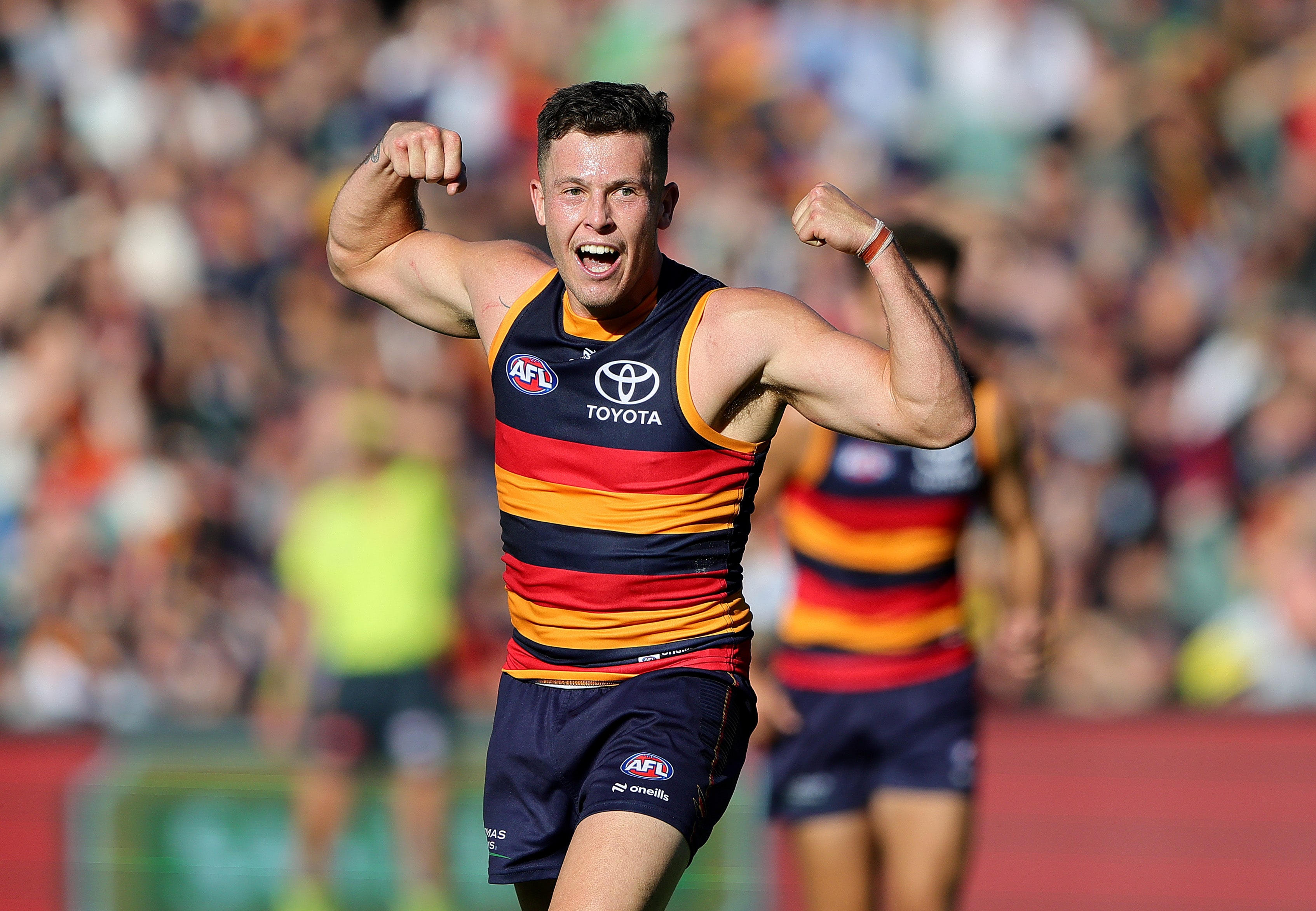 Crows roll on with clinical win over improved Roos