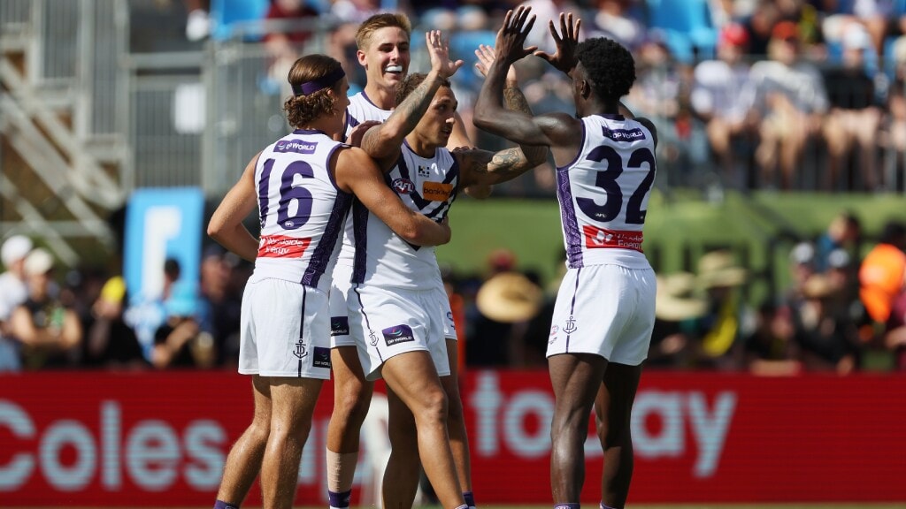 'Showtime Shai shows off to his old mates'