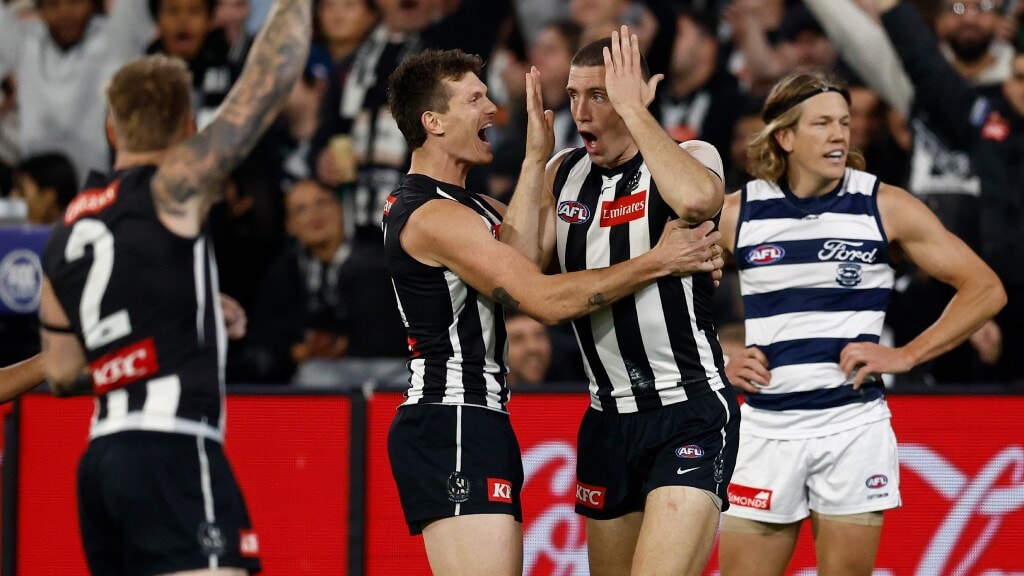 Crazy Cameron curler sends crowd wild