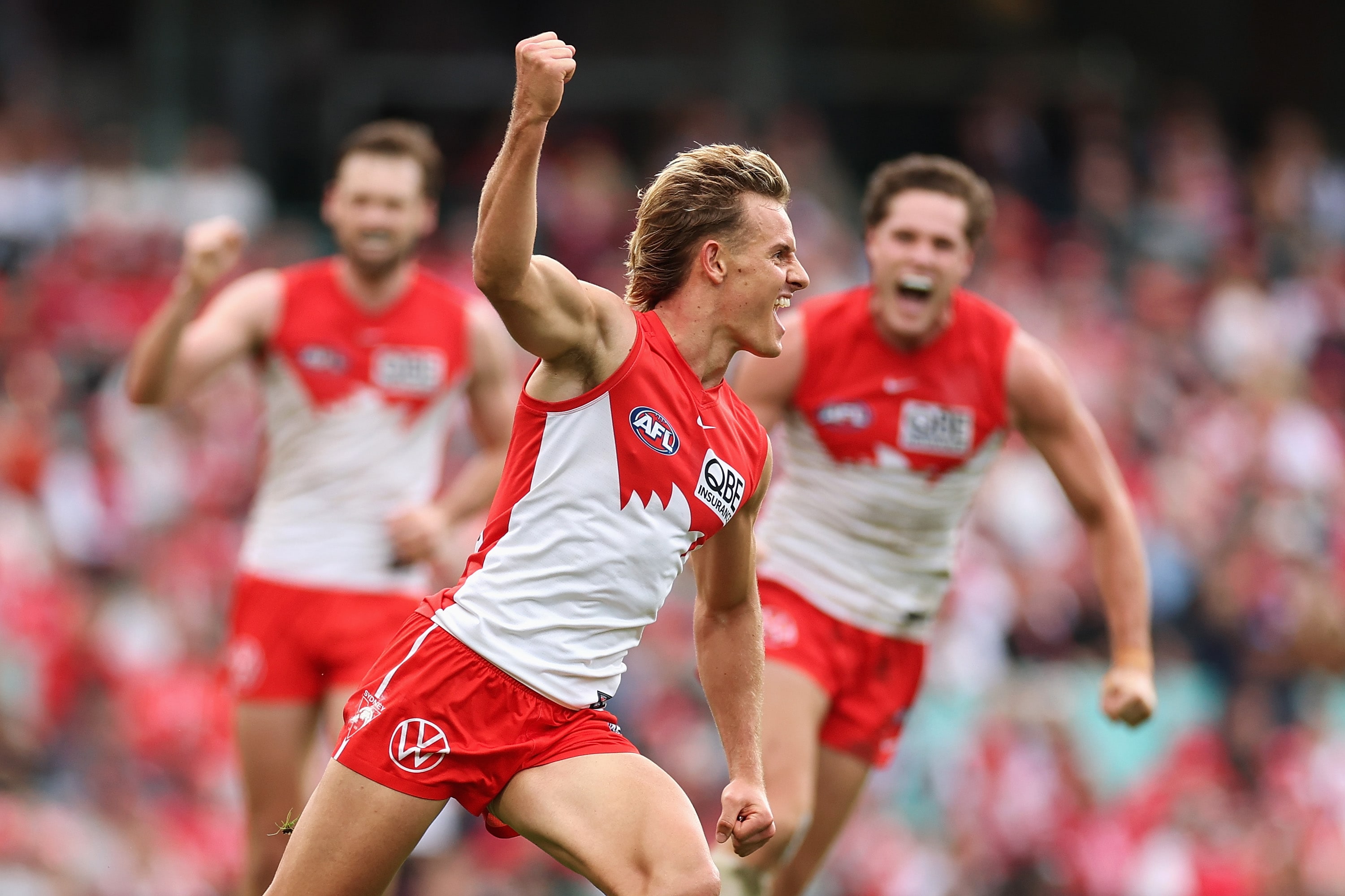 Swans grind out spiteful derby win as Giants stumble again