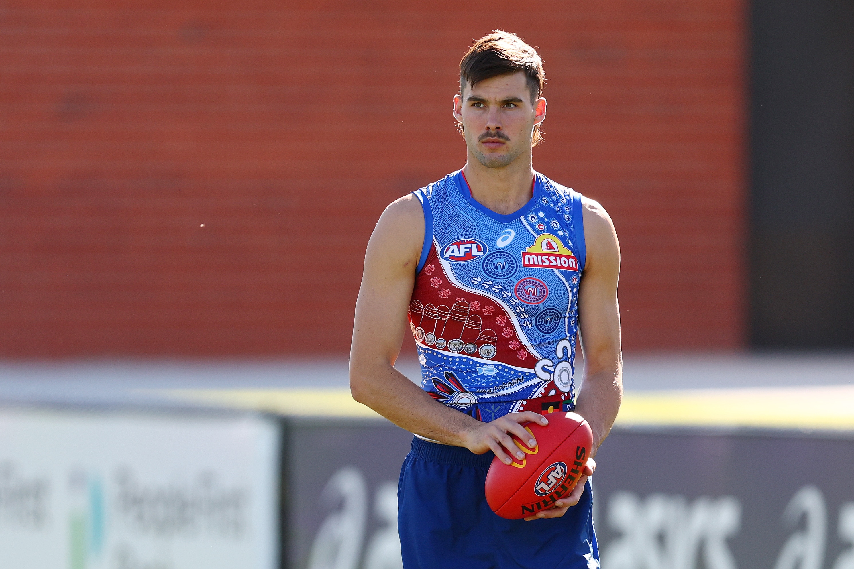 Darcy close to speedy return, midfield star on track to face Hawks