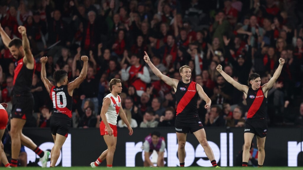 Redman flushes the footy with ease