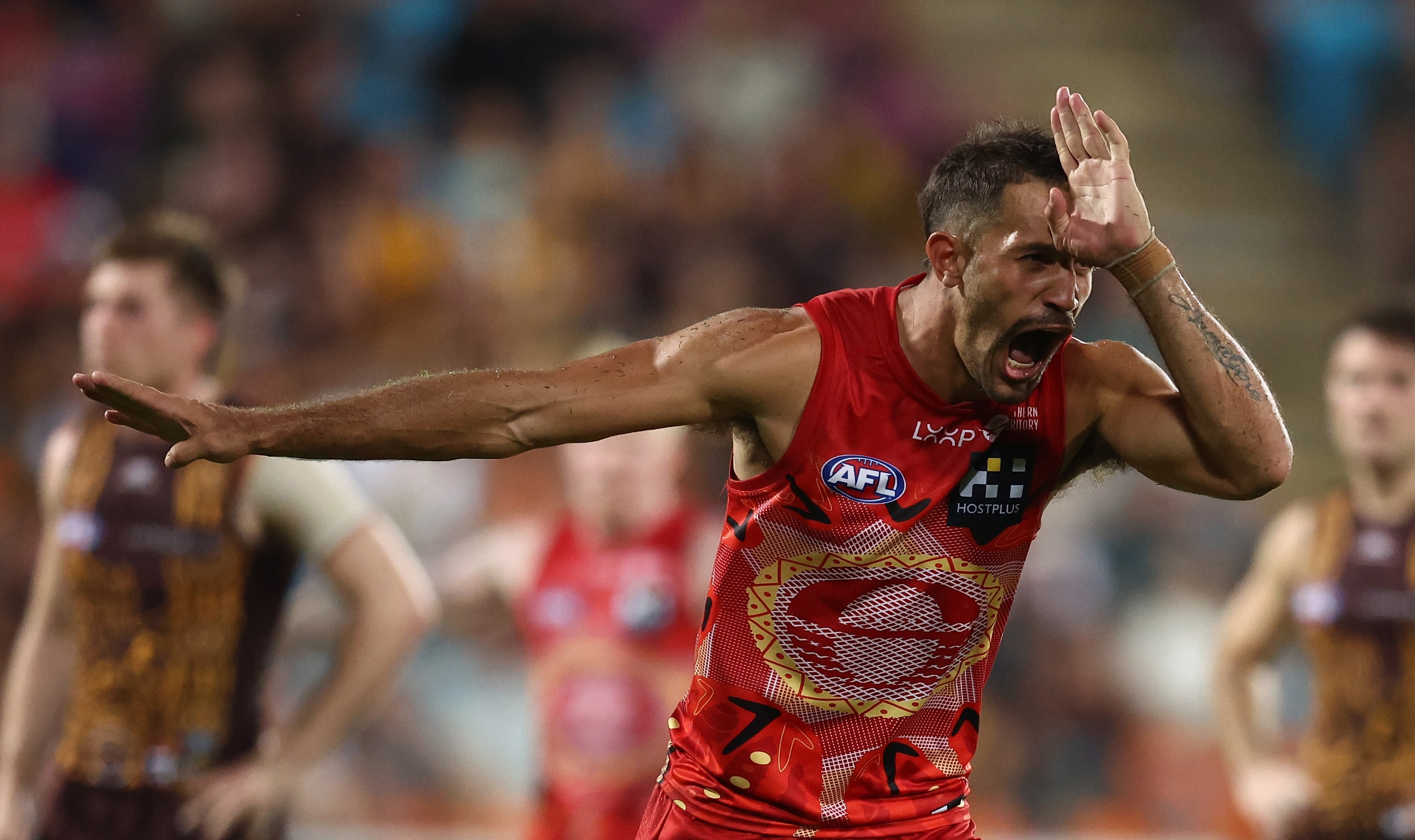 Hot Suns hang on over Hawks to keep Darwin streak intact