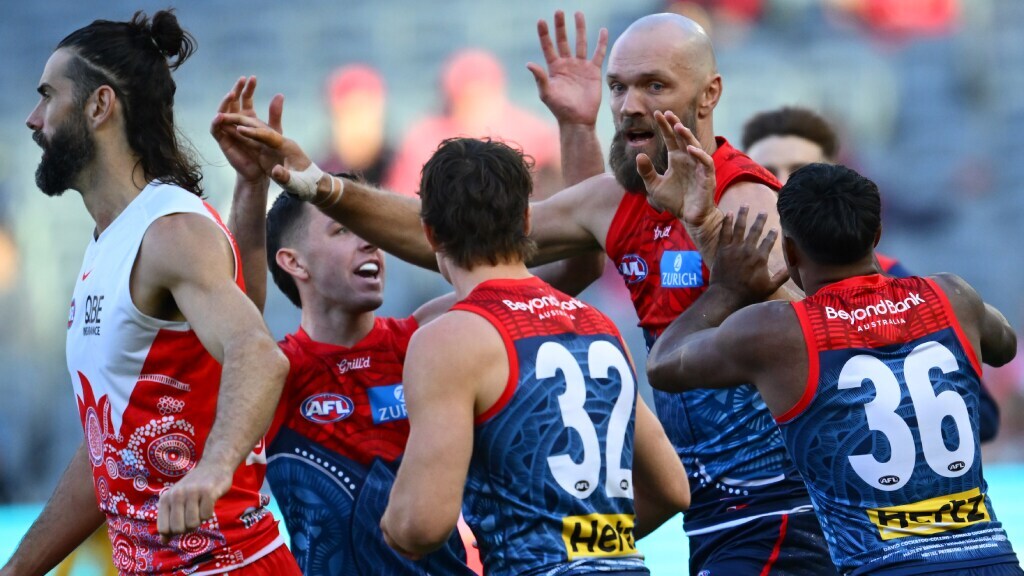 Gawn v Grundy: Max banks early win