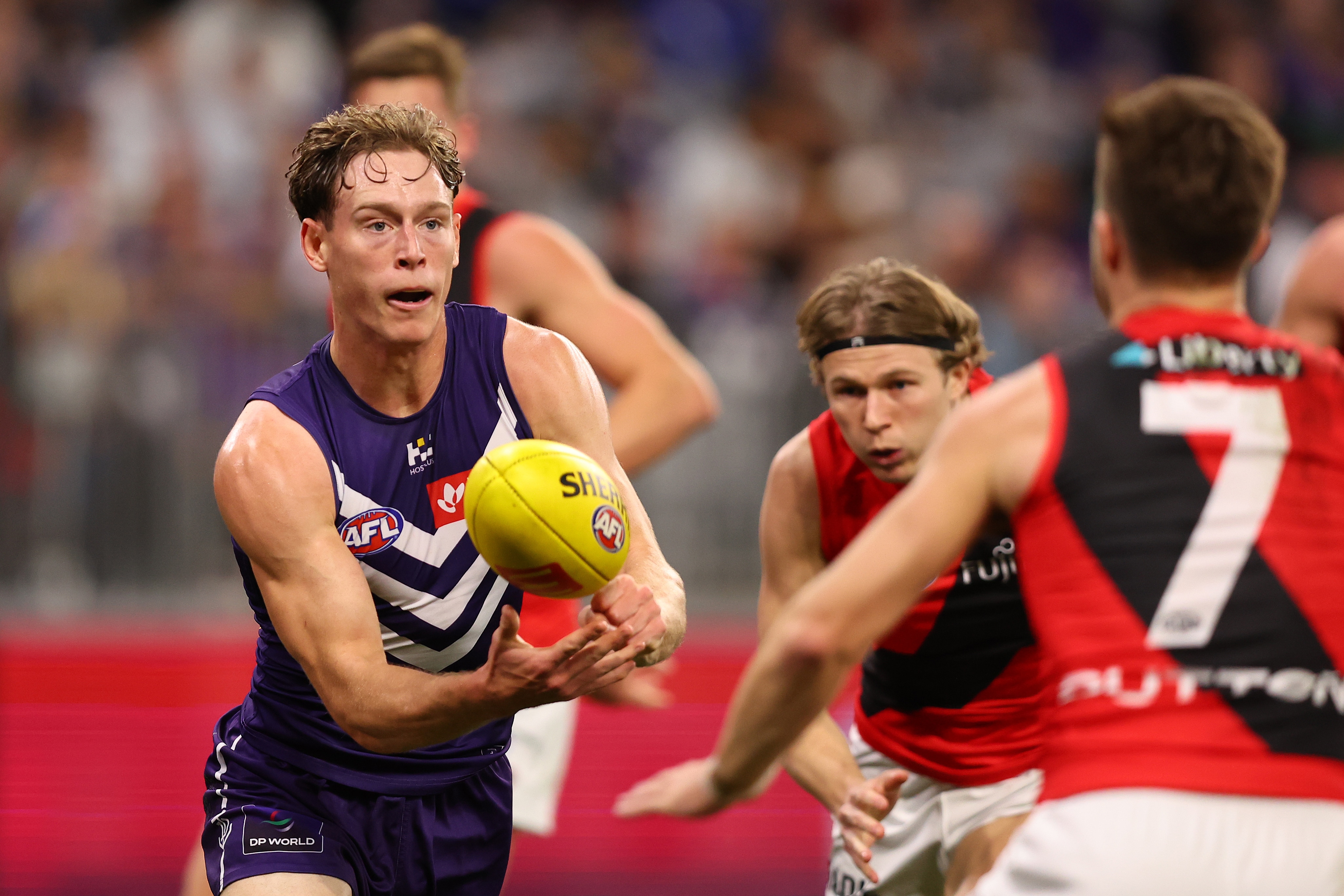 Final teams in as Dockers, Bombers do battle. Follow LIVE