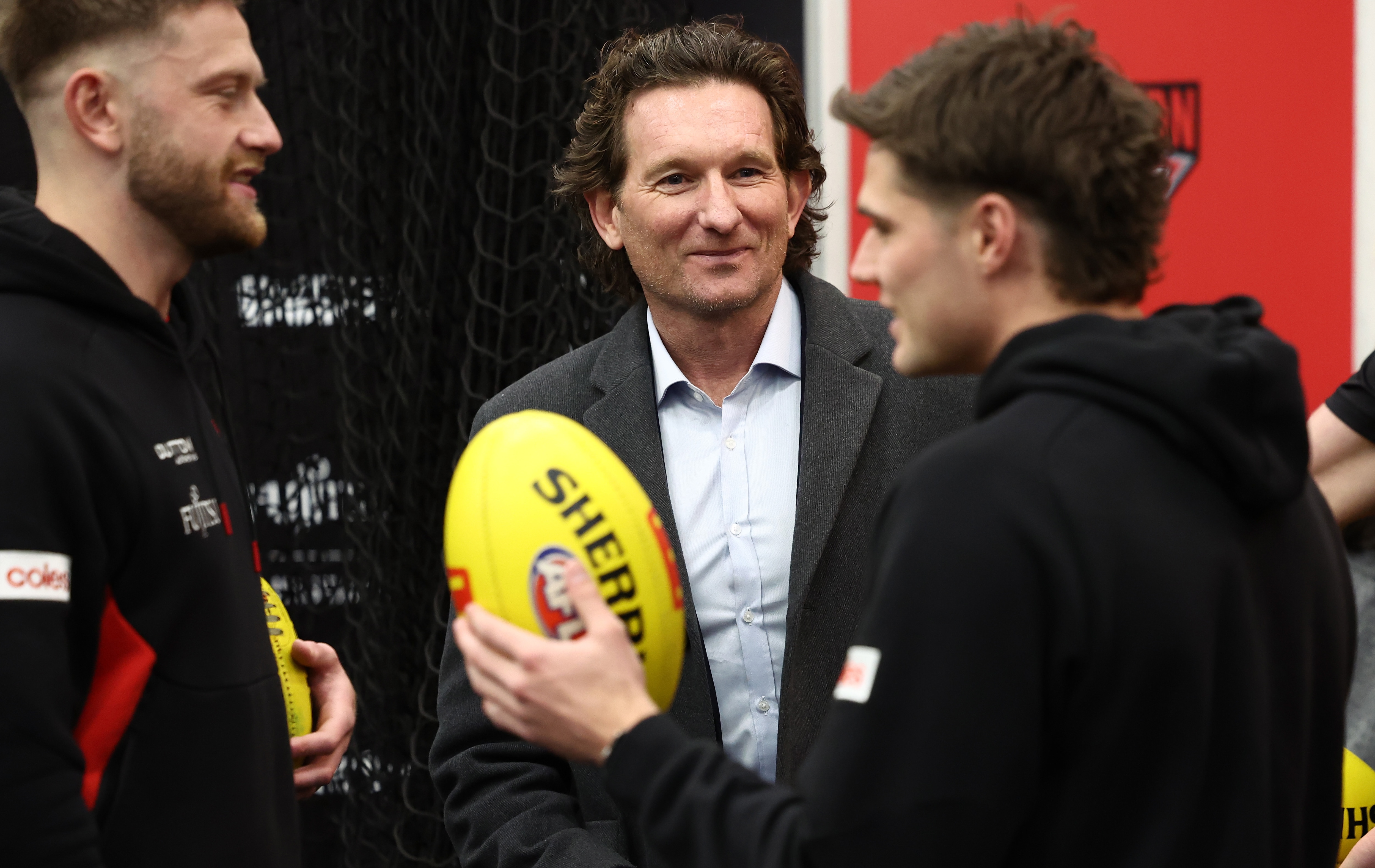 Hinkley calls on Bombers to make Hird call as Sheedy backs club great