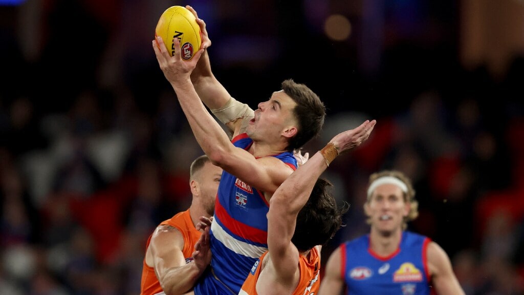 Darcy dominating the air and monstering Taylor