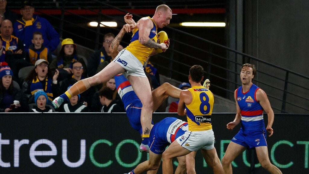 Big Bailey flies over Bont and sticks the super sit