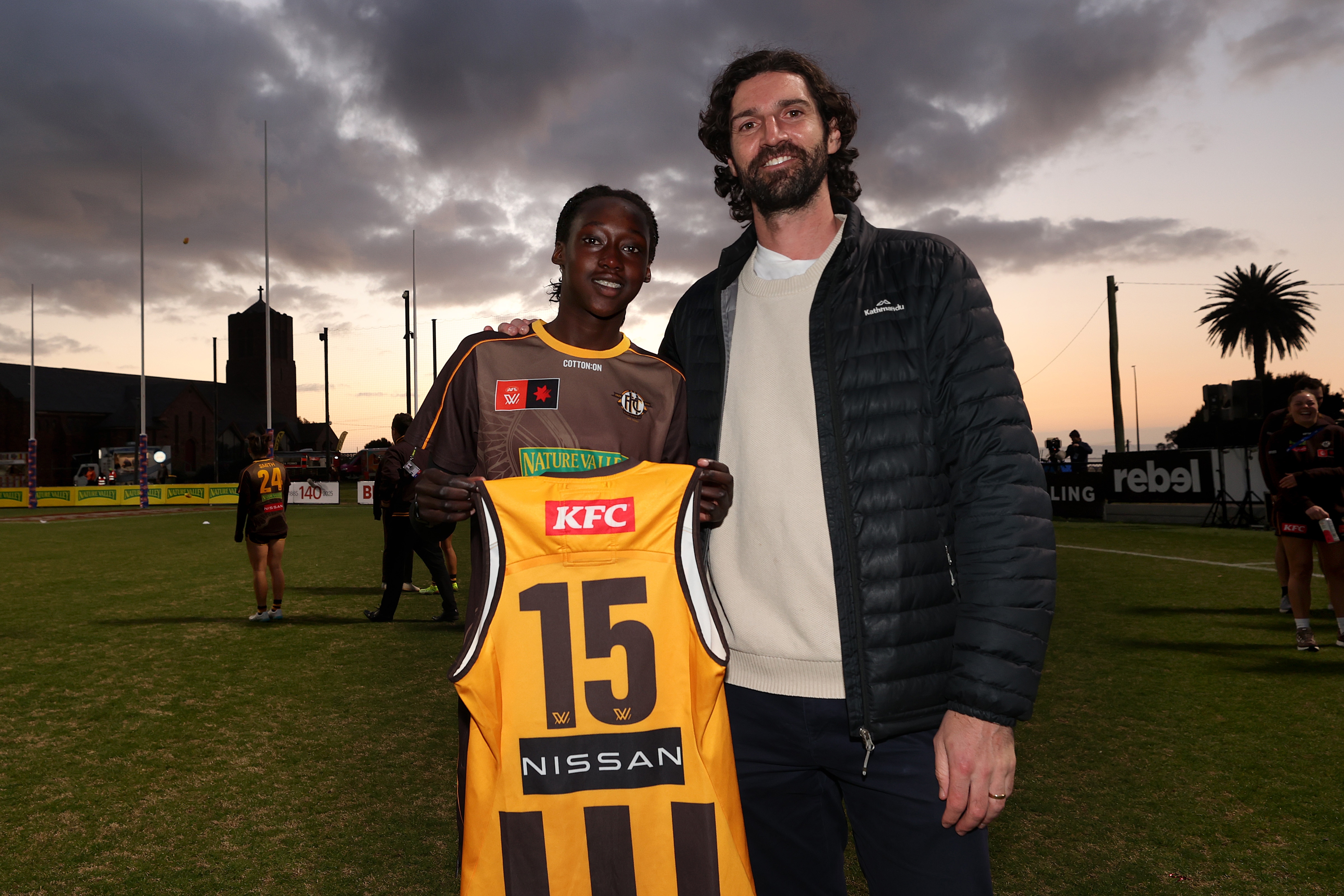 Hawks and Blues face off in chance to go 2-0. Follow LIVE