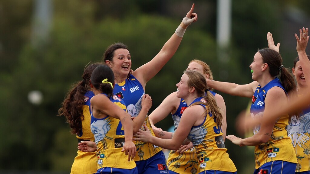 'That's a ripping goal': Riggs kickstarts her AFLW career with a bang