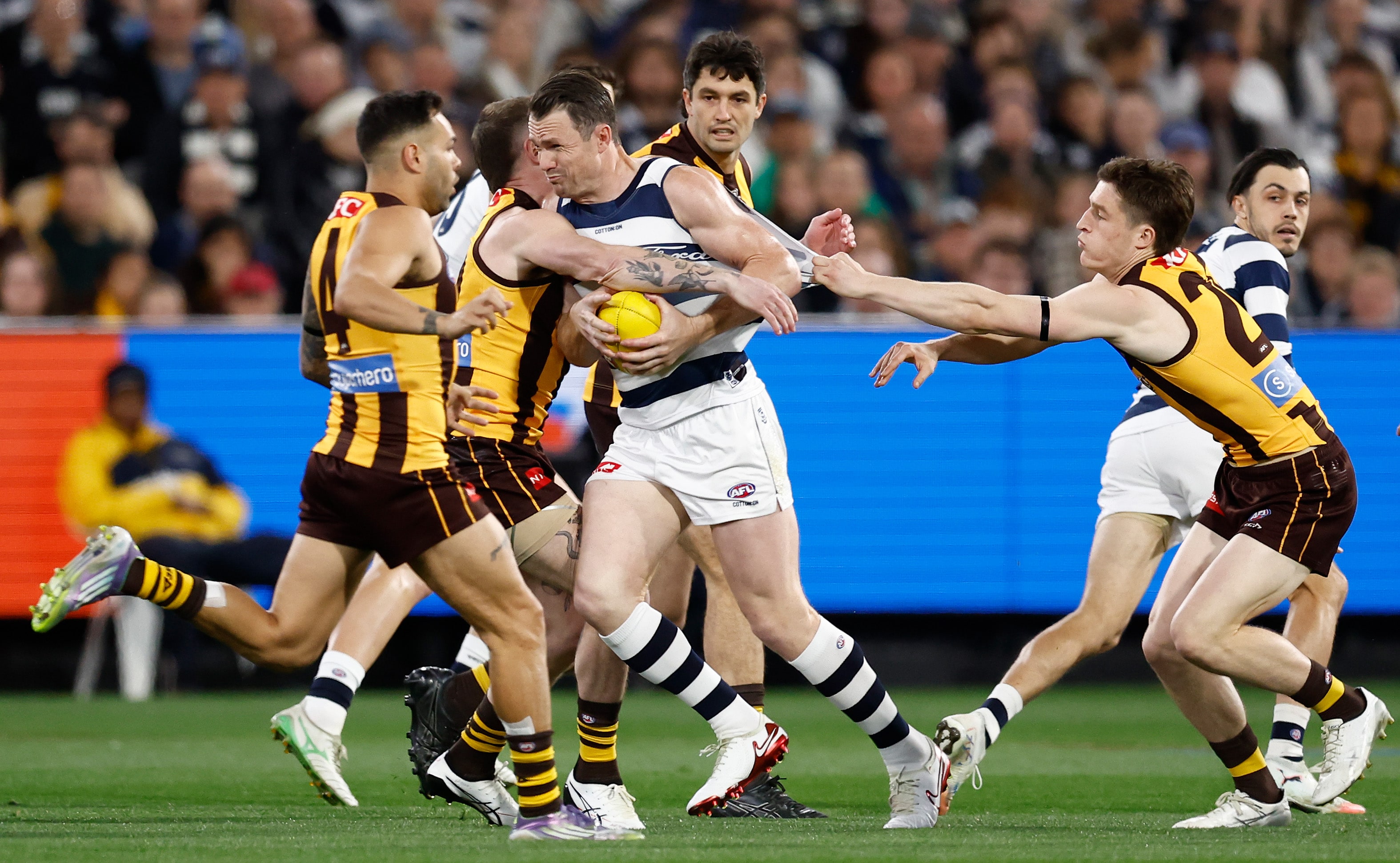 Final teams in for Cats v Hawks blockbuster. Follow it LIVE