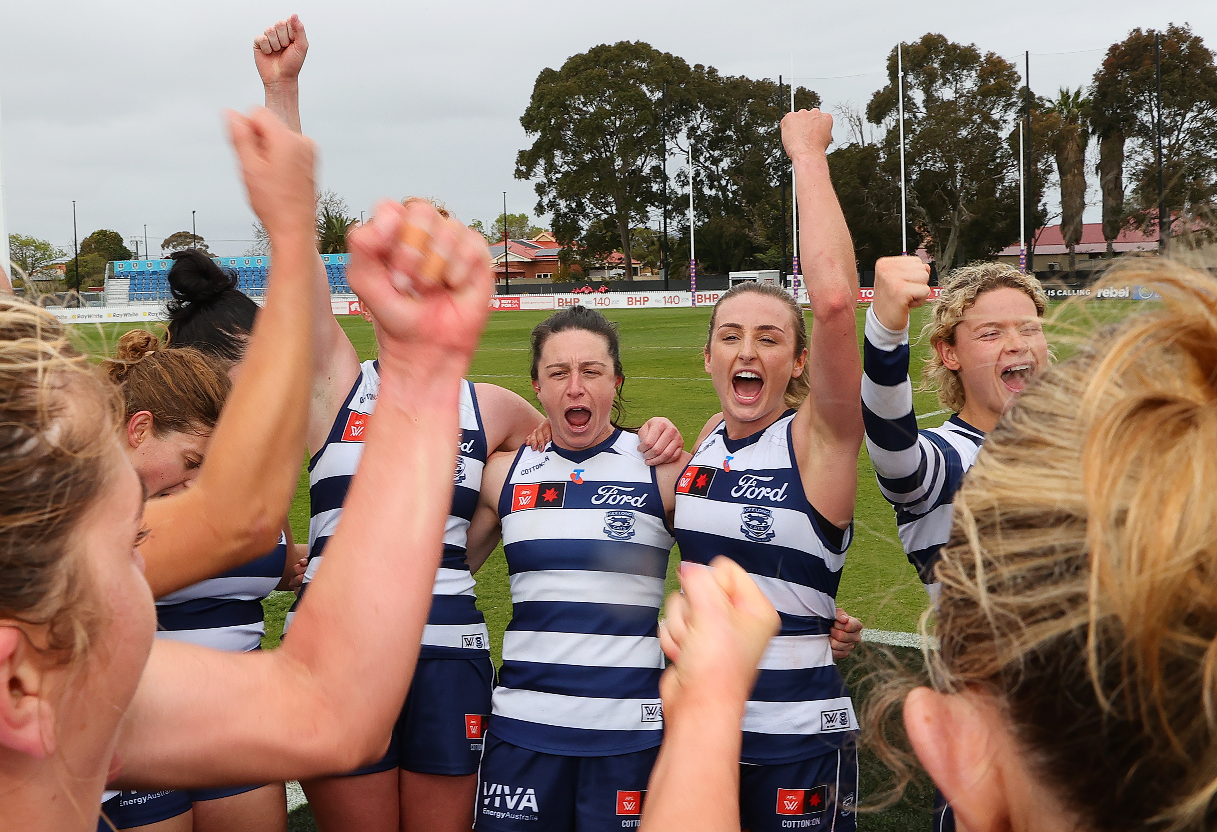 Late controversy sees Cats pip Power to continue hot streak