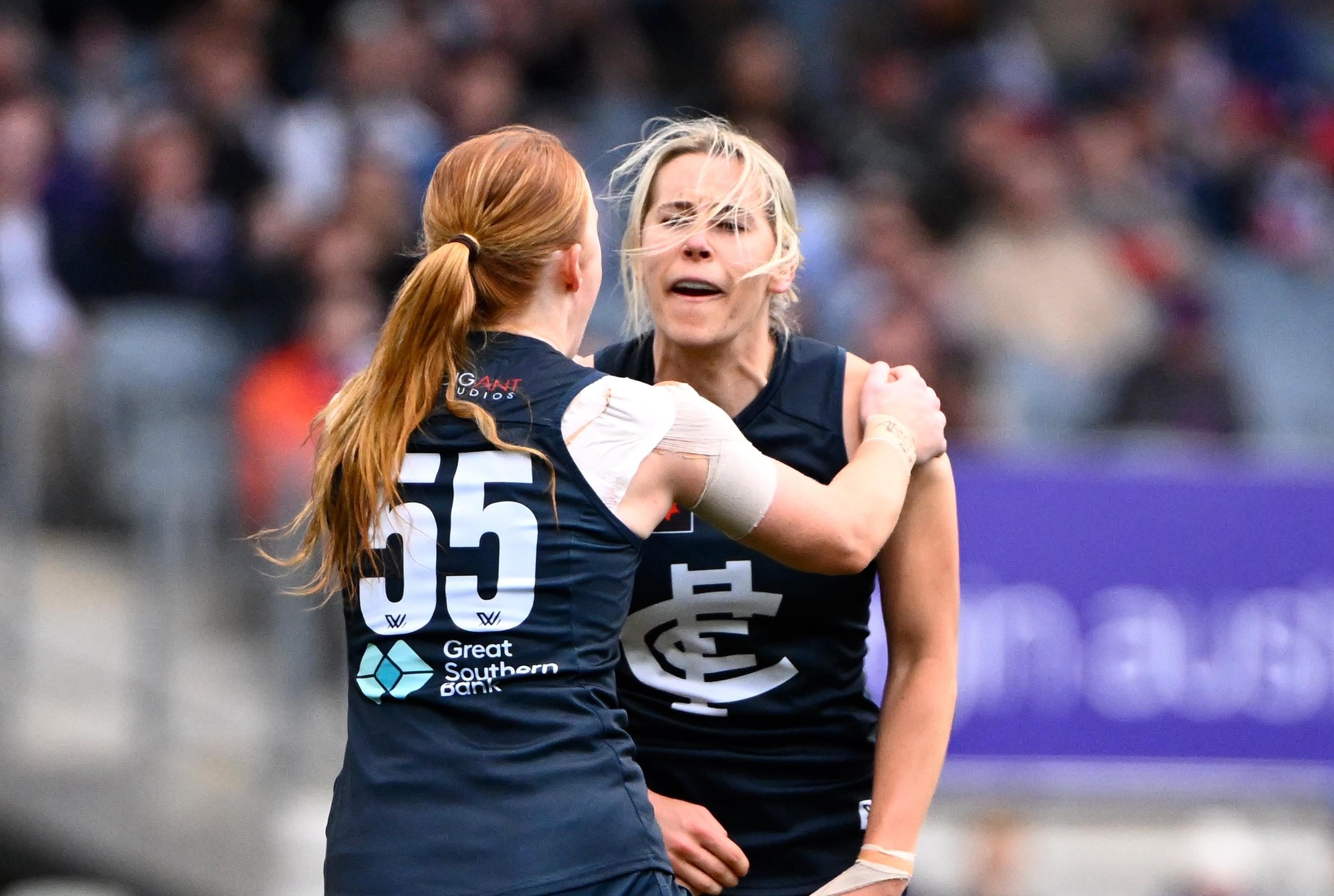 Blues back on winners list after edging out Dockers