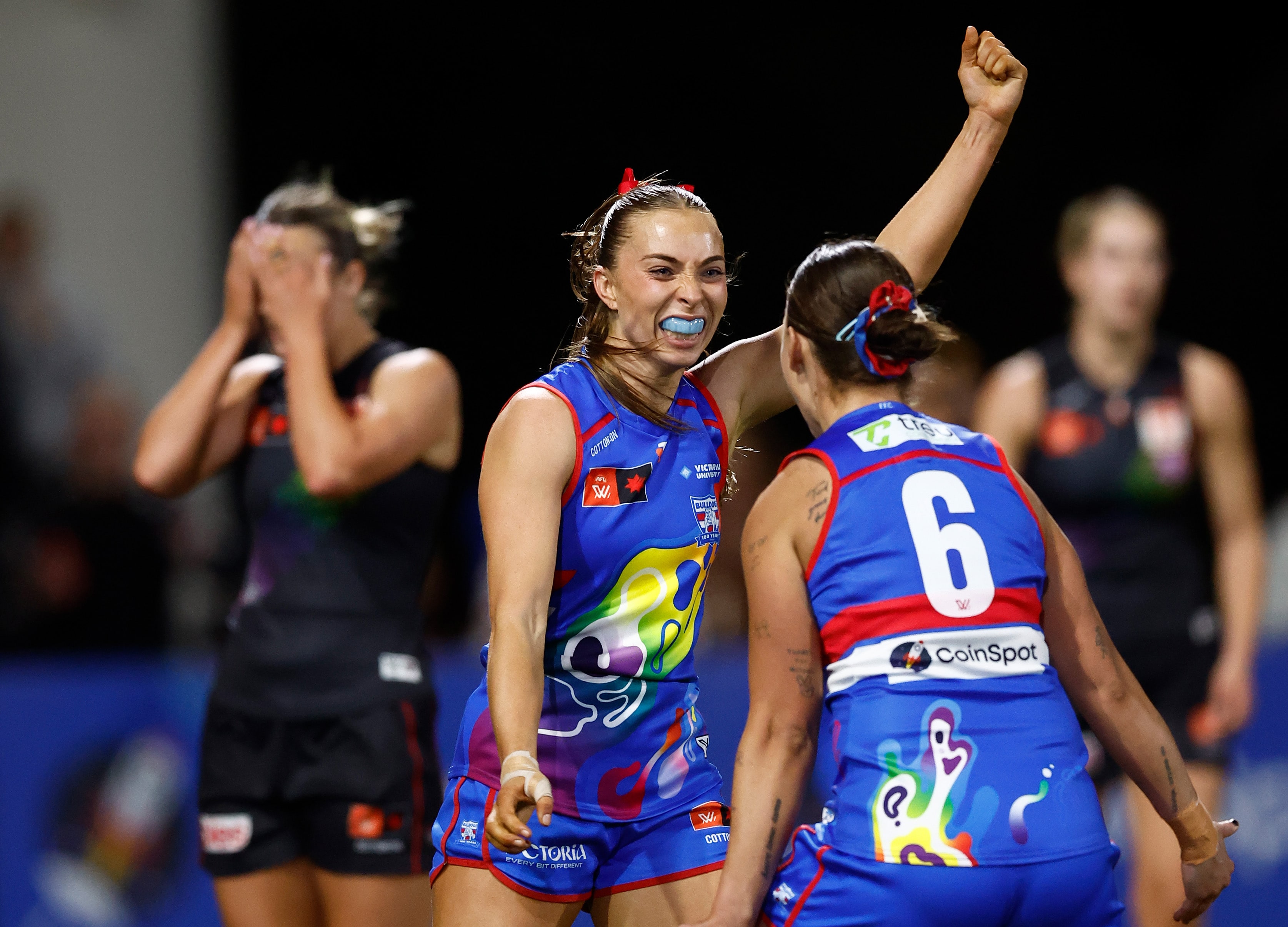 Ferocious Dogs run riot to blitz battling Bombers