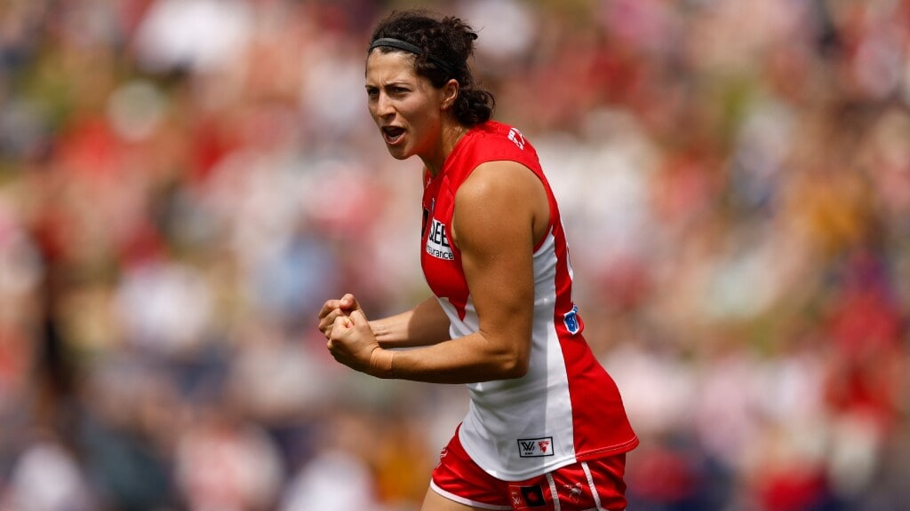 Privitelli piles on her third after scintillating team play