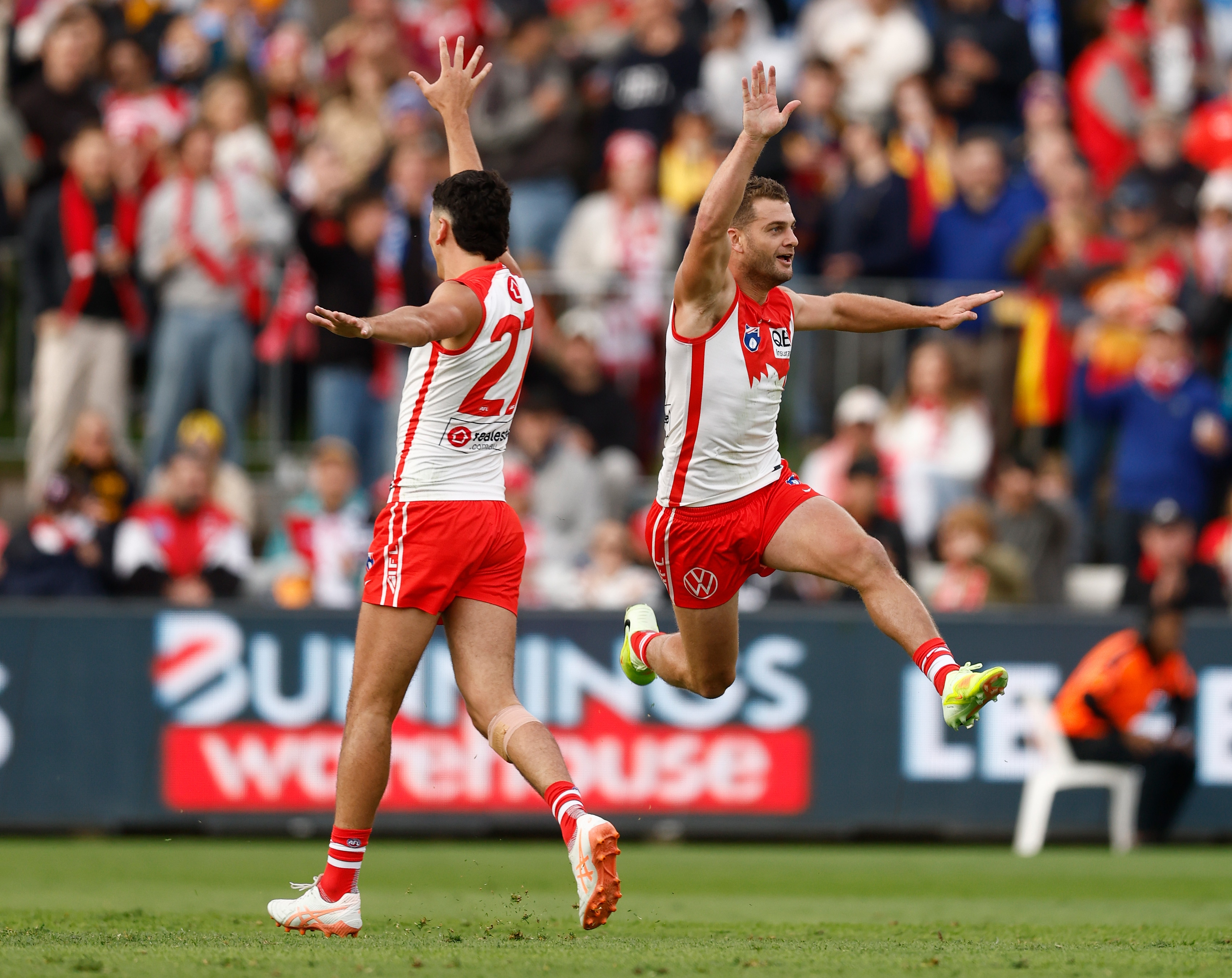 Narrow Norwood wings suit Swans as they soar over Suns