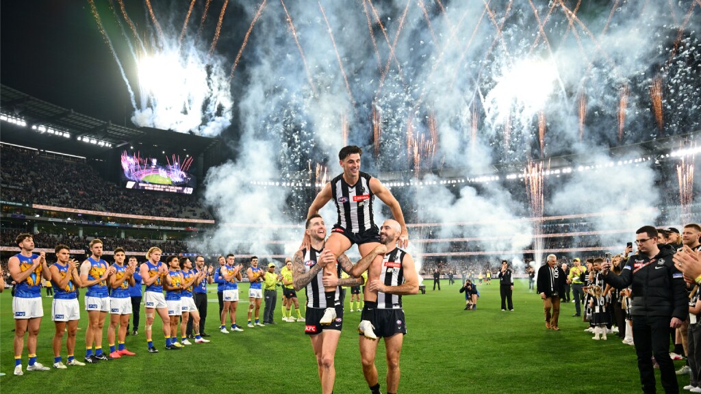 Pandemonium as Pendlebury chaired off under fireworks
