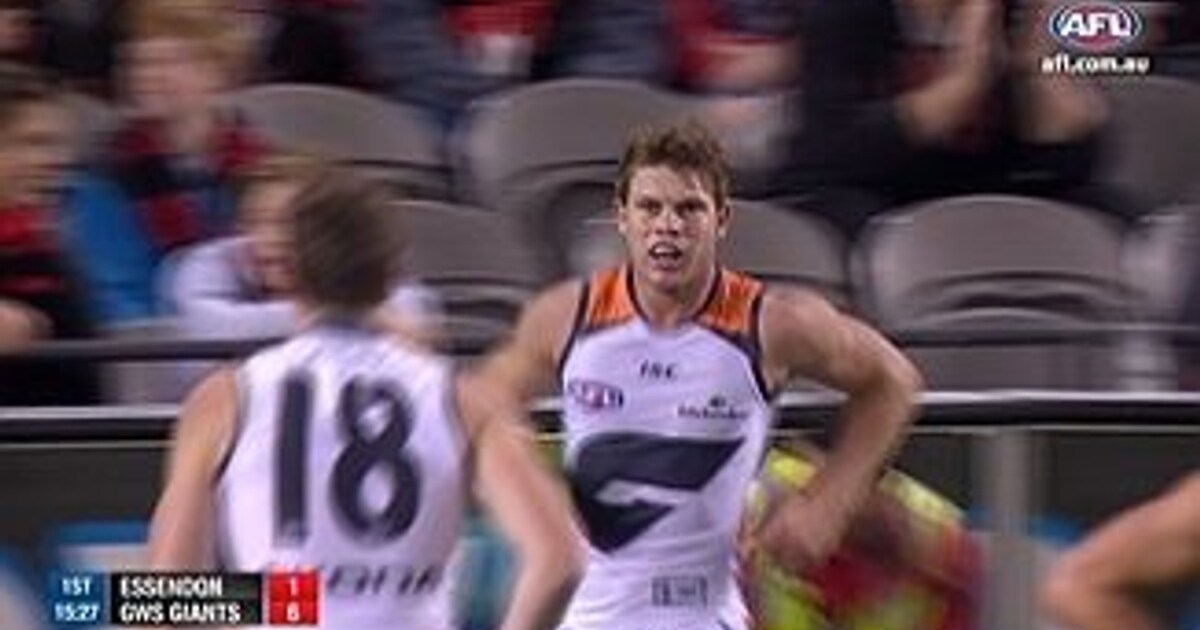 Bombers sack assistant coach Wallis