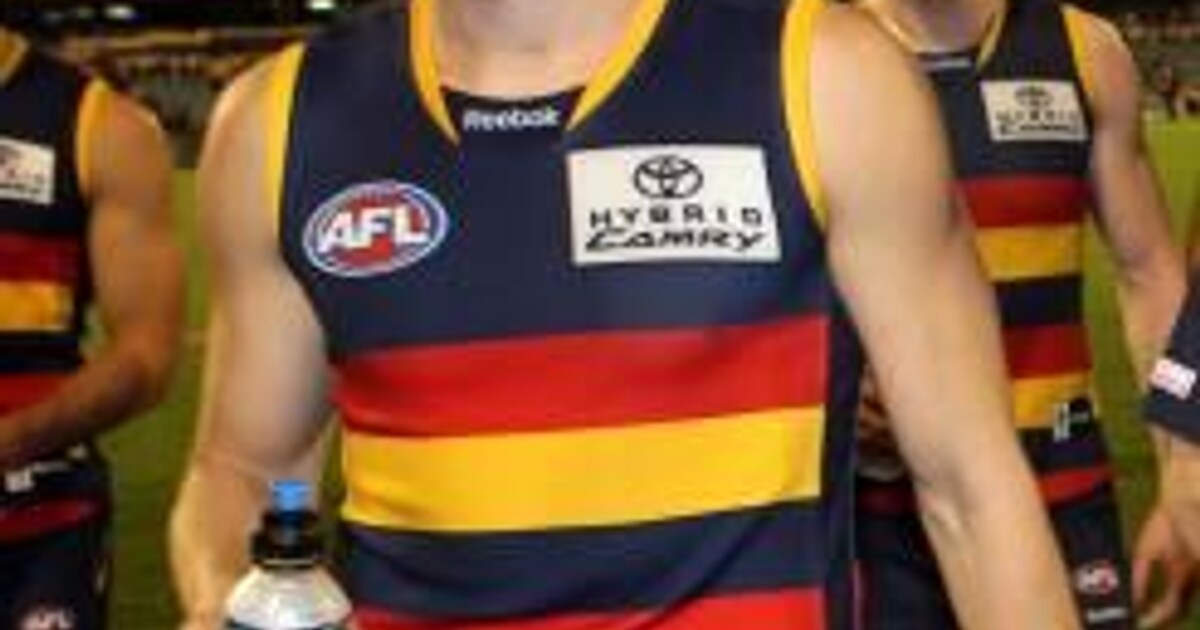 Vince signs on again