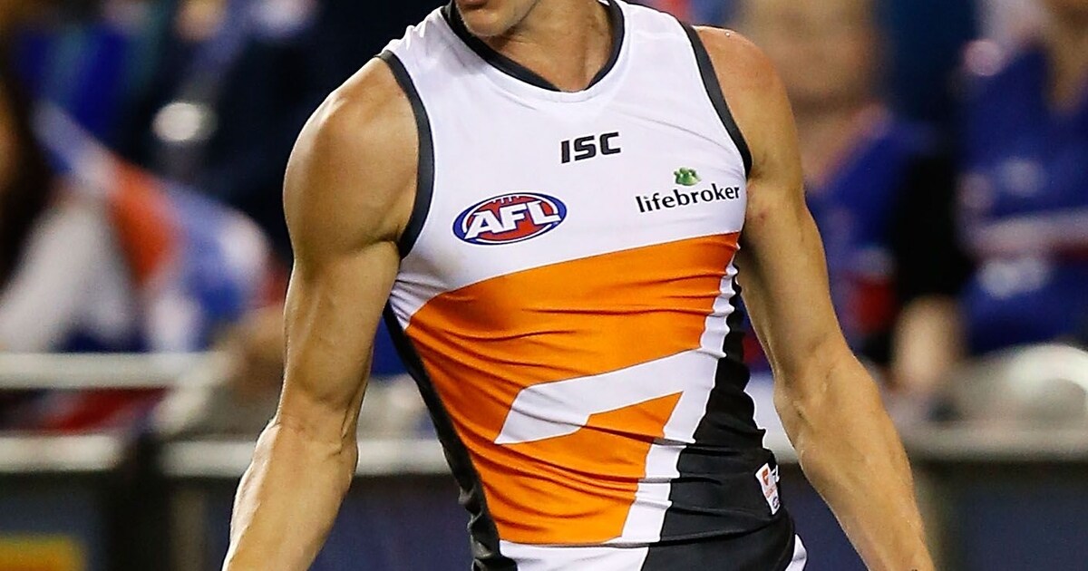 Hoskin-Elliott stars in surprise comeback