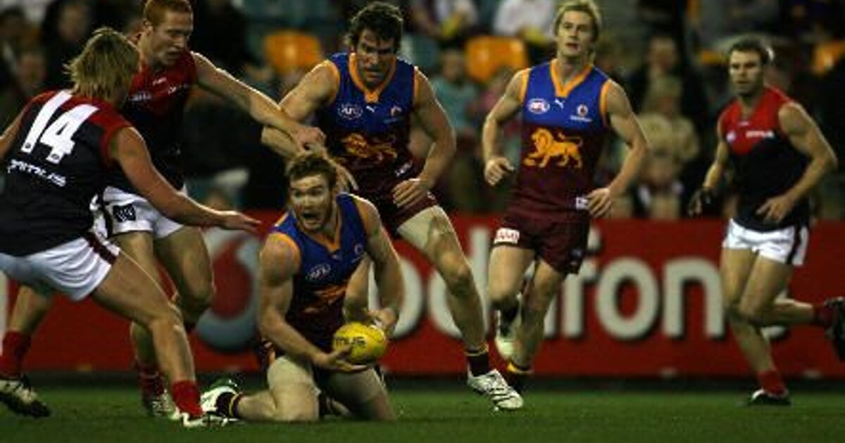 Opening burst signals start of Lions romp