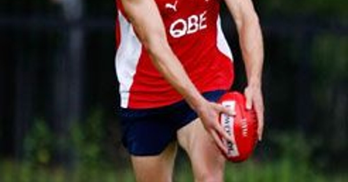 Pyke keeps kicking on