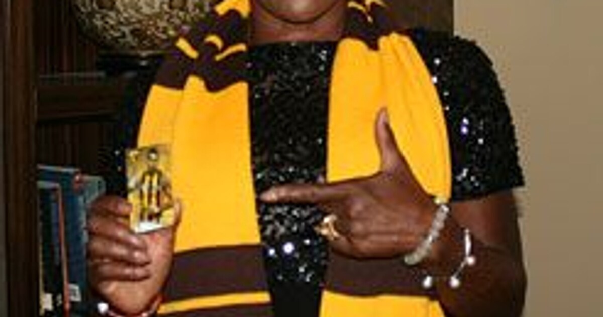 Hines becomes a Hawk